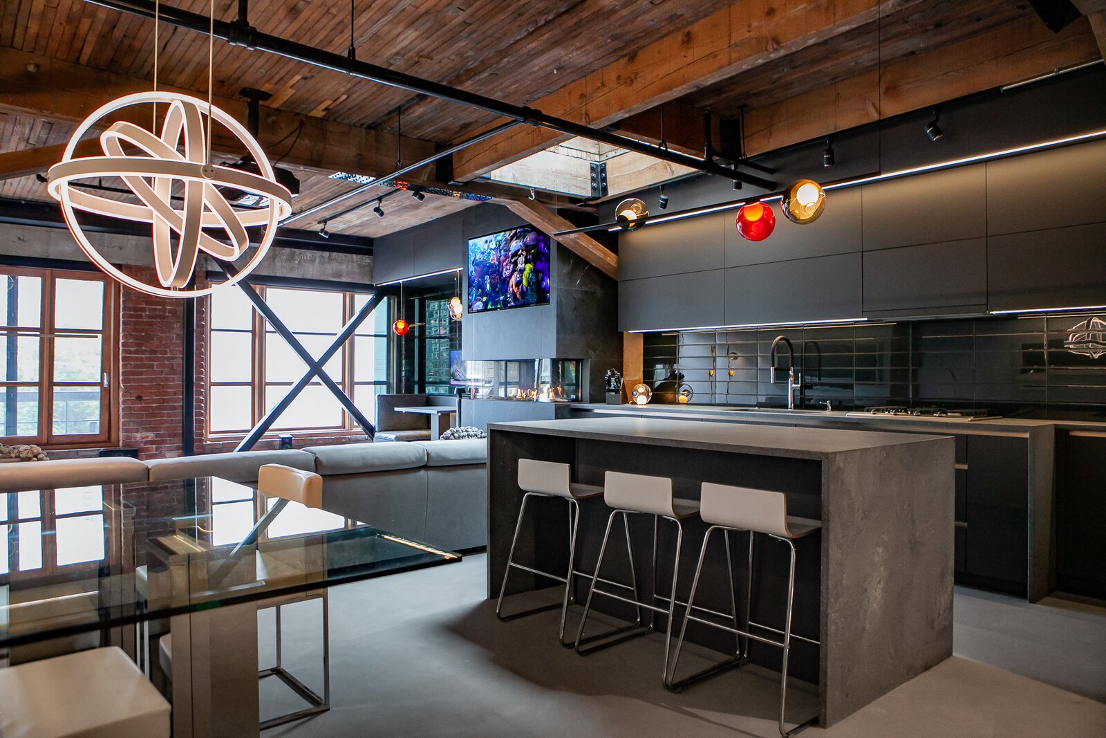 Photo 2 of 15 in Heritage meets Modern Loft by Kelly Arthur Interior ...