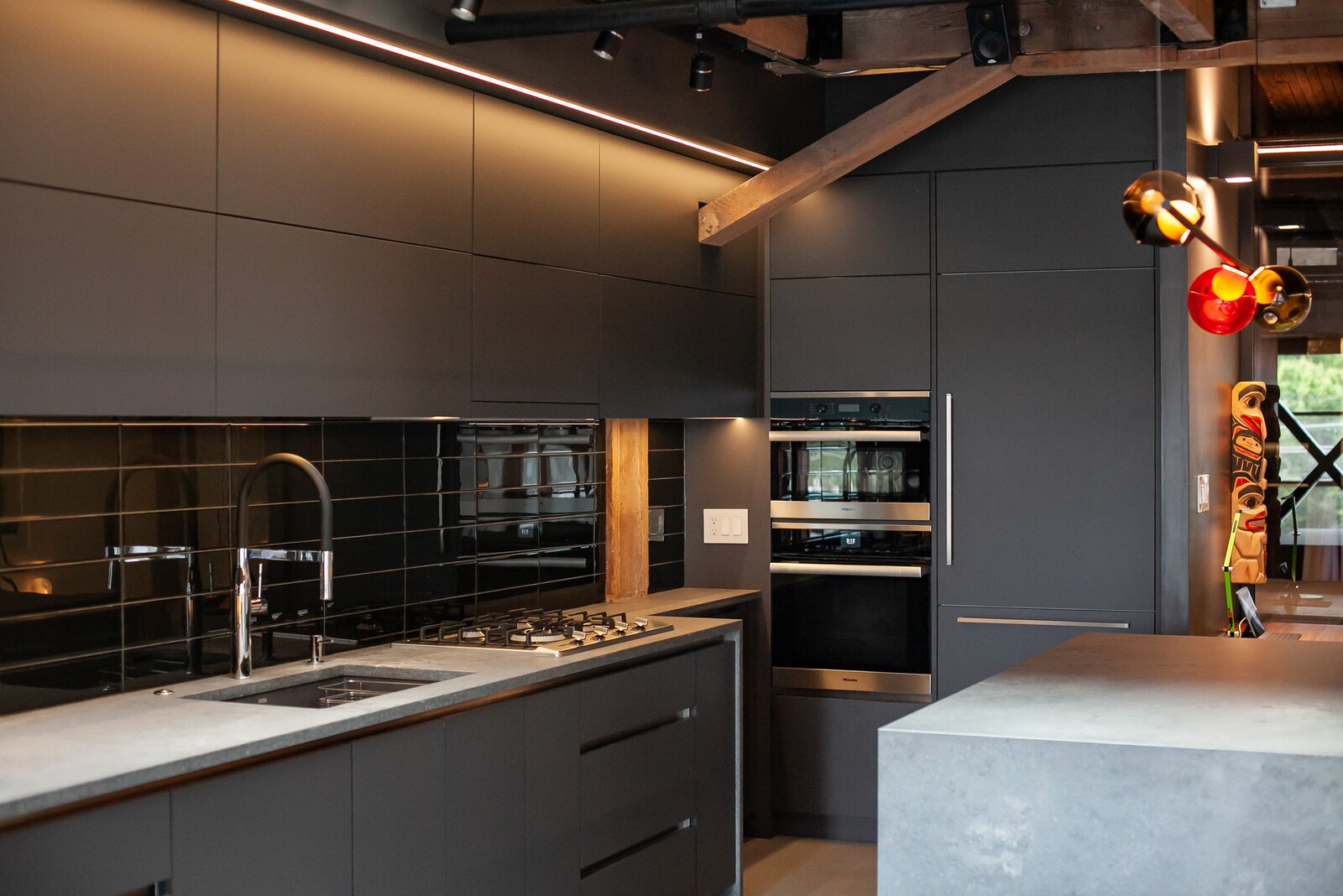 Photo 4 of 15 in Heritage meets Modern Loft by Kelly Arthur Interior Design - Dwell