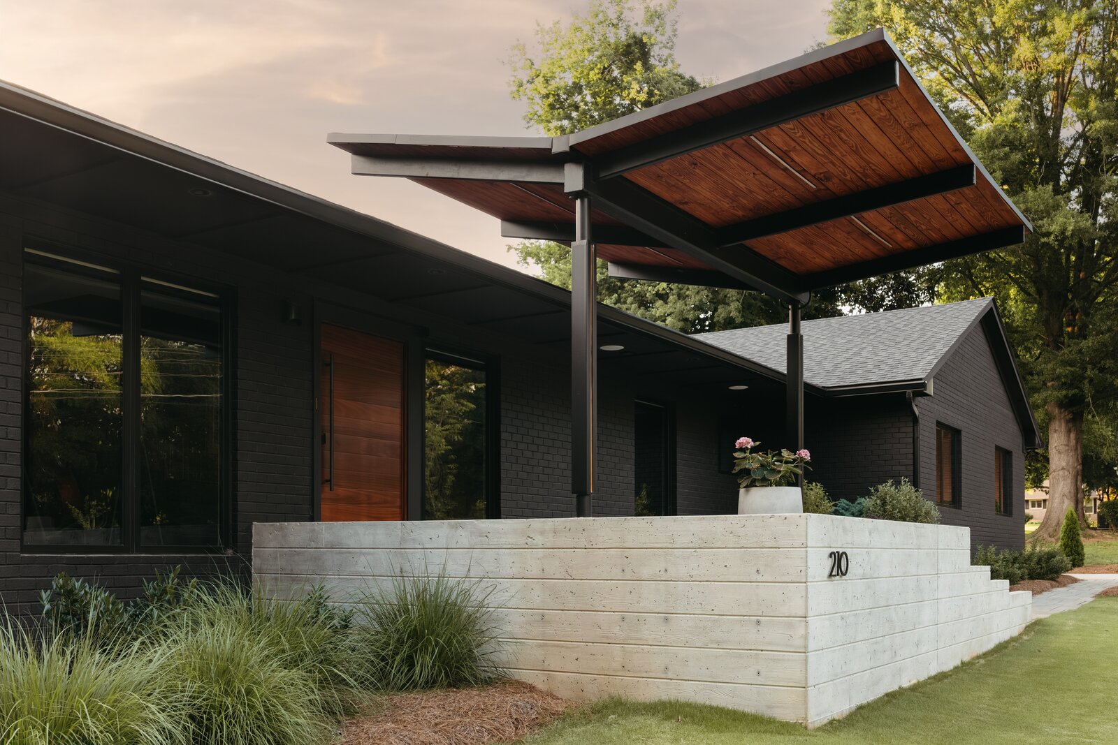 Photo 1 of 11 in The Mabe Residence by Friend Design & Architecture - Dwell