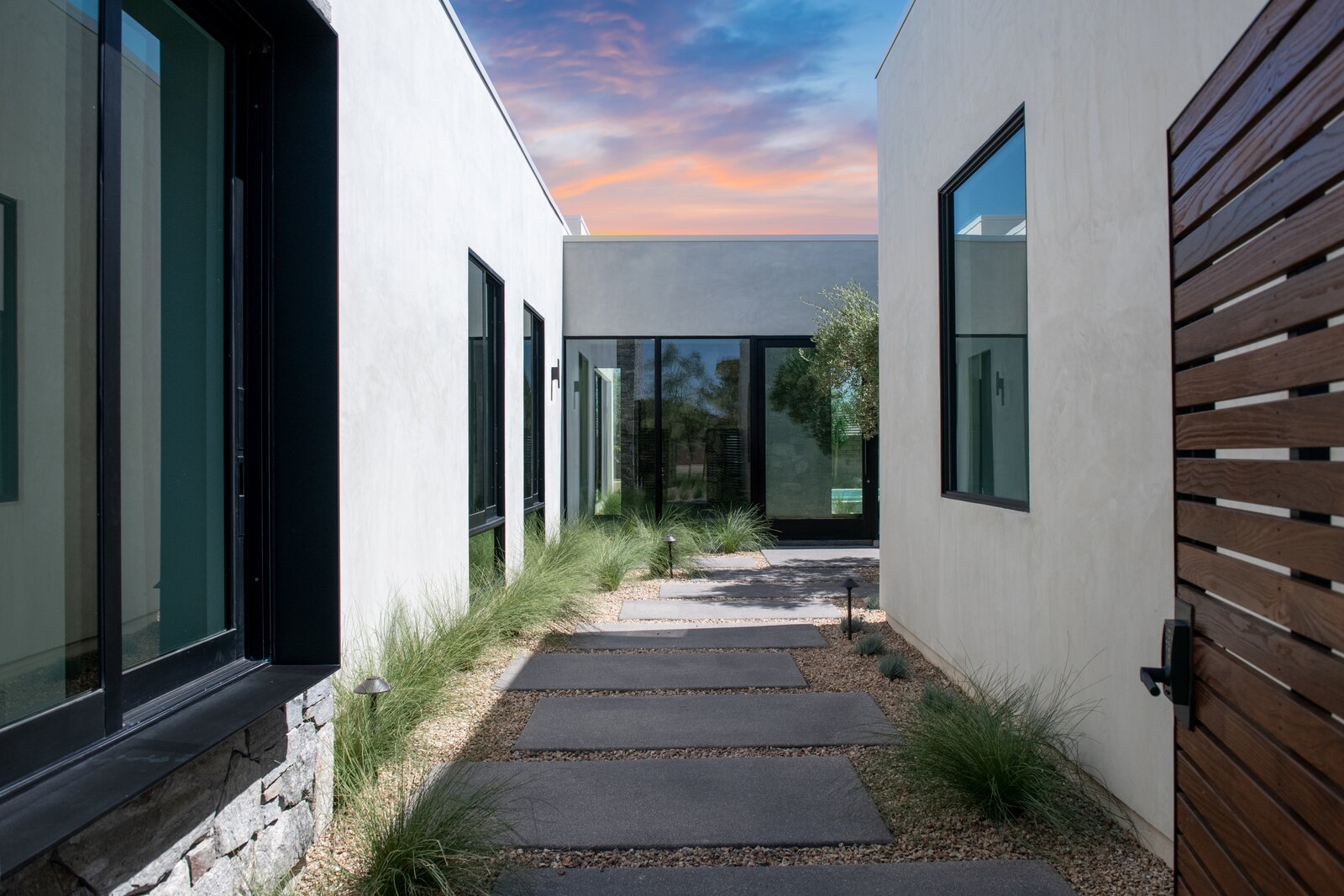 Photo 3 of 56 in Jewel Homes Stargazer model, listed for $2.9M ...