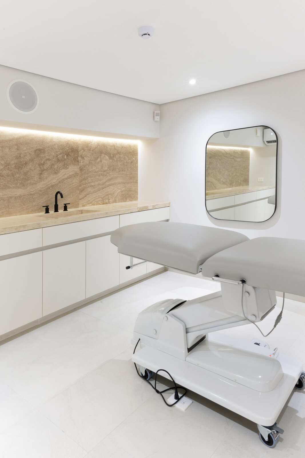 Photo 8 of 9 in Skin Wellness Center by Yolanda De Rueda - Dwell
