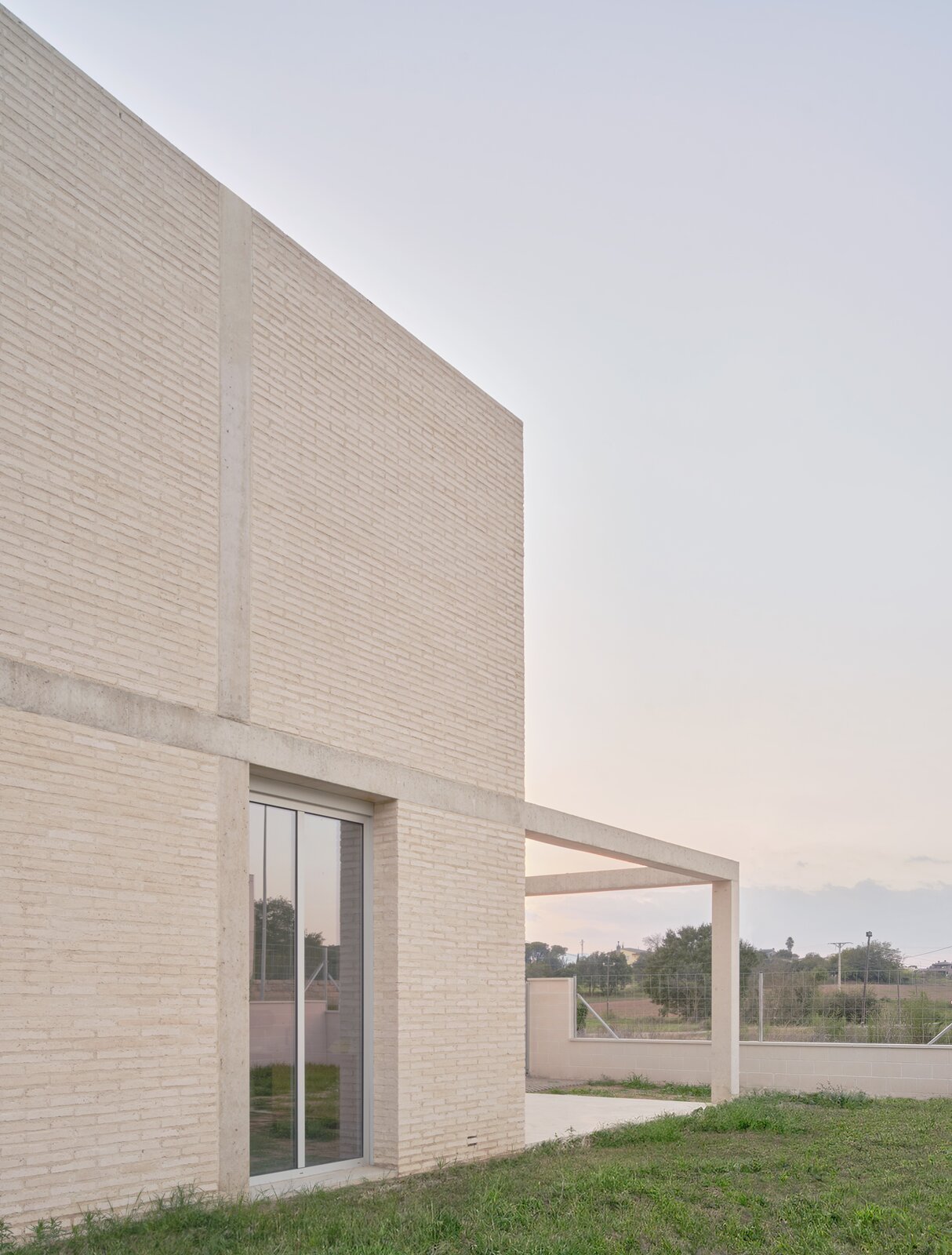 Photo 6 of 19 in Janus Houses by Jaime Prous - Dwell