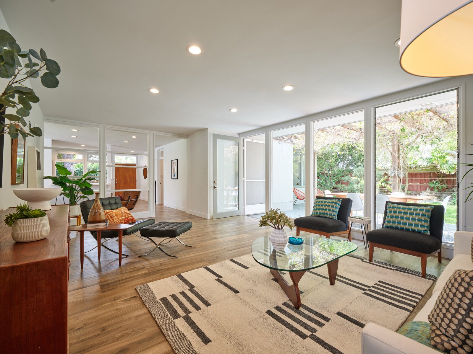 Photo 3 of 11 in Gregory Ain, 1948 Mar Vista Tract by Lindsay ...