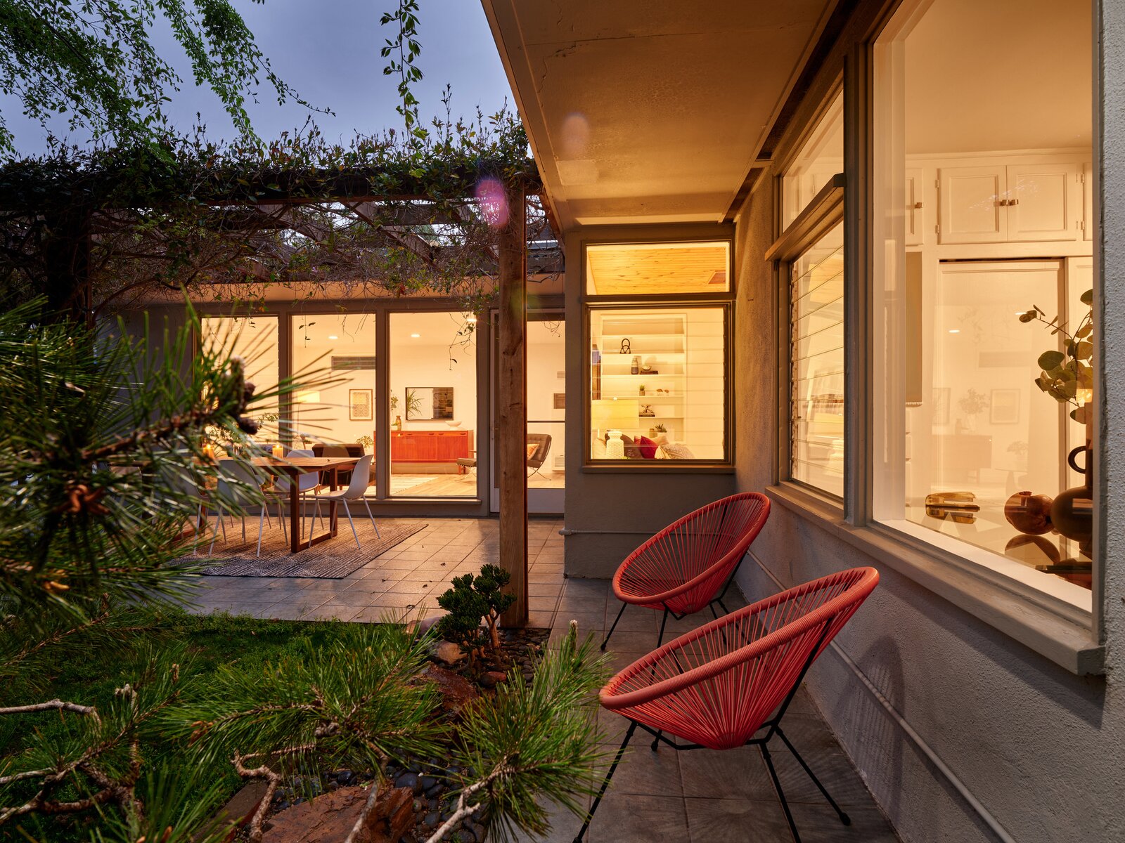 Photo 9 of 11 in Gregory Ain, 1948 Mar Vista Tract by Lindsay ...