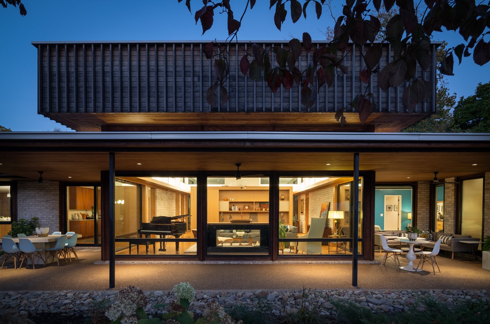 Photo 13 Of 14 In A Tennessee Midcentury Topped With A Curious Hat Gets