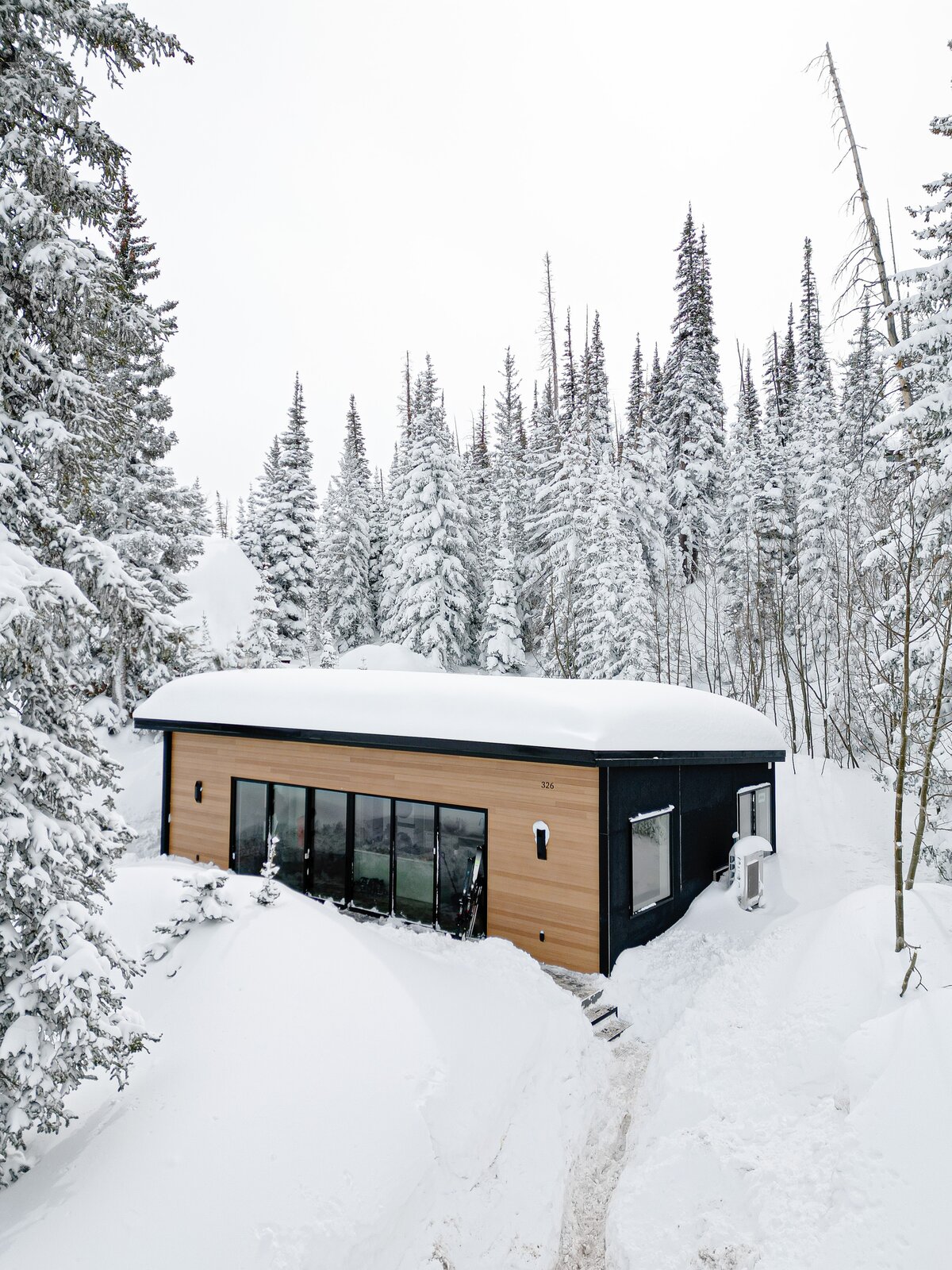 Photo 1 of 6 in Ski In/Ski Out Modular Mountain Chalet by Stack Homes ...