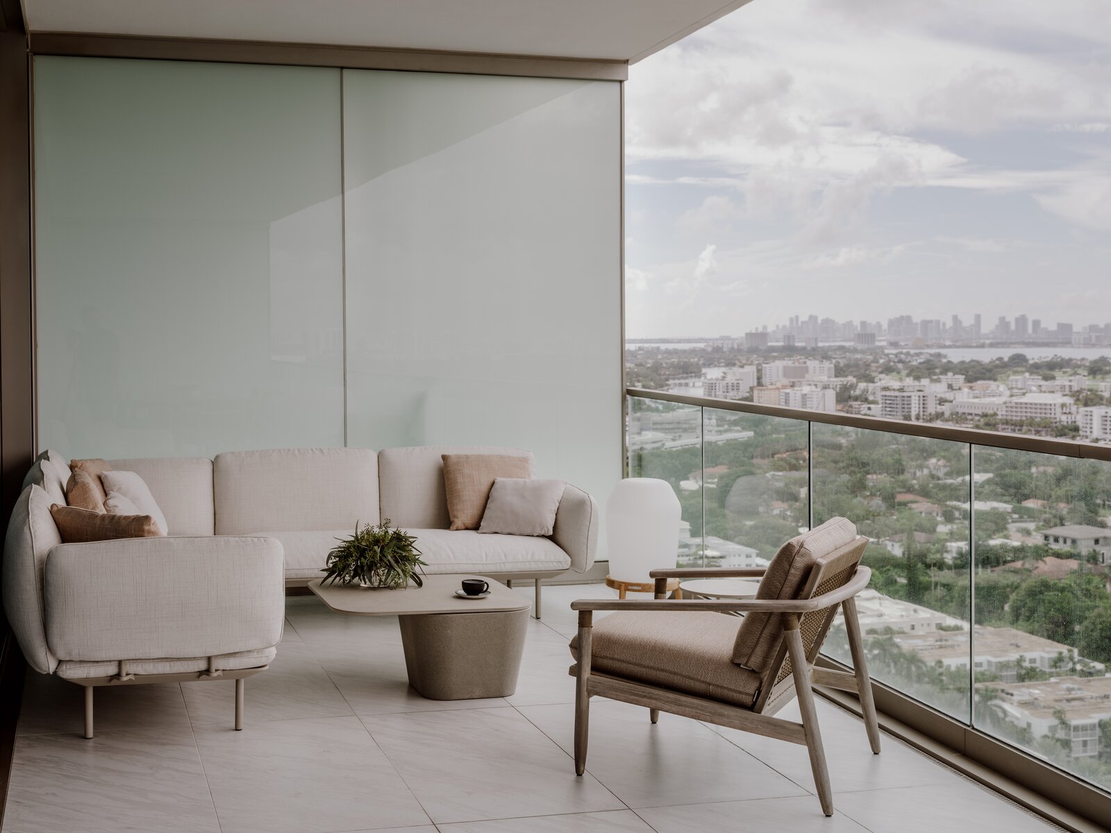 Photo 1 of 21 in Hino Studio Debuts Oceana Bal Harbour Retreat by ...