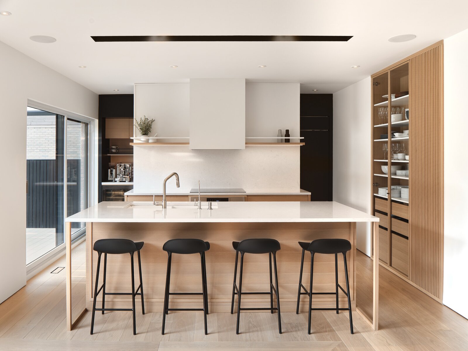 Photo 9 of 19 in The Dobie Project, a House of Light by Entre Quatre ...