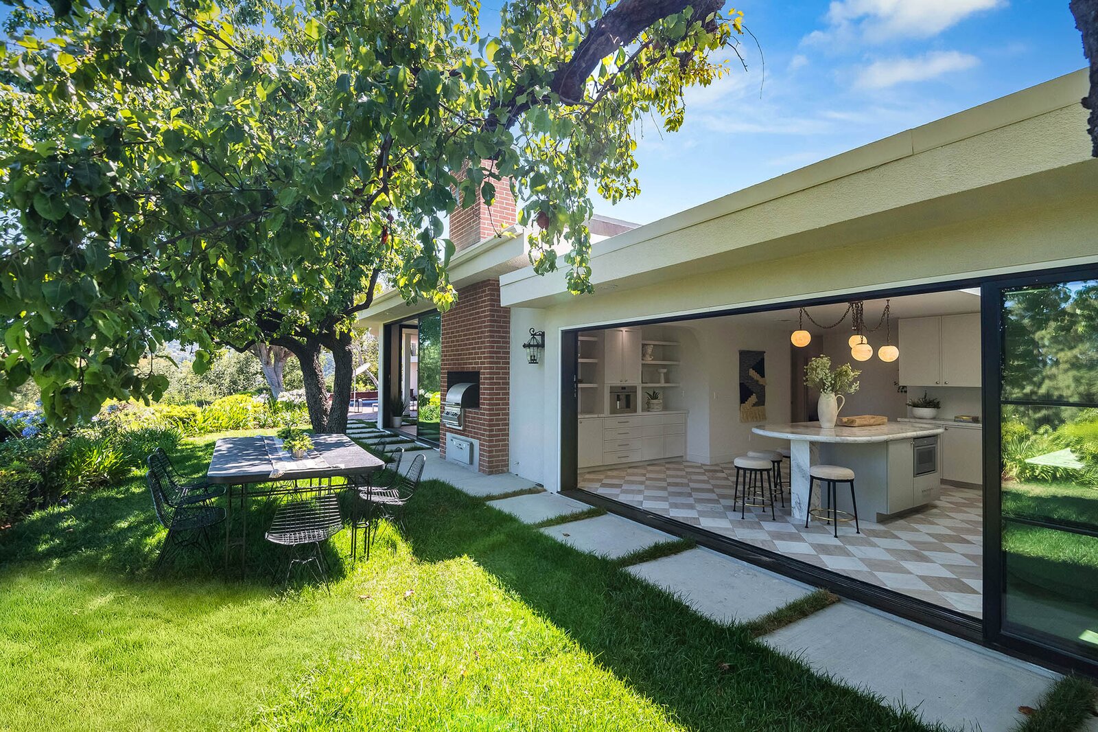 Photo 6 of 11 in The Scarlett Estate by Donovan Healey - Dwell