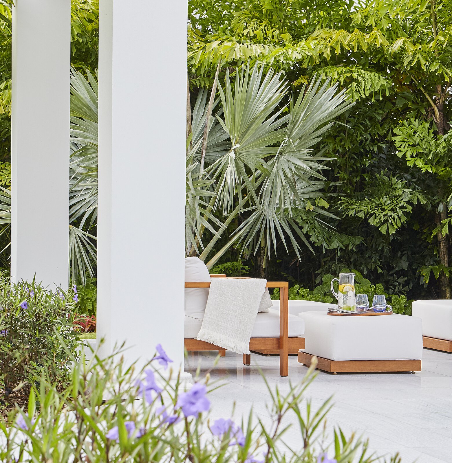 Photo 2 of 7 in Contemporary in White by Andrea Halley-Wright - Dwell