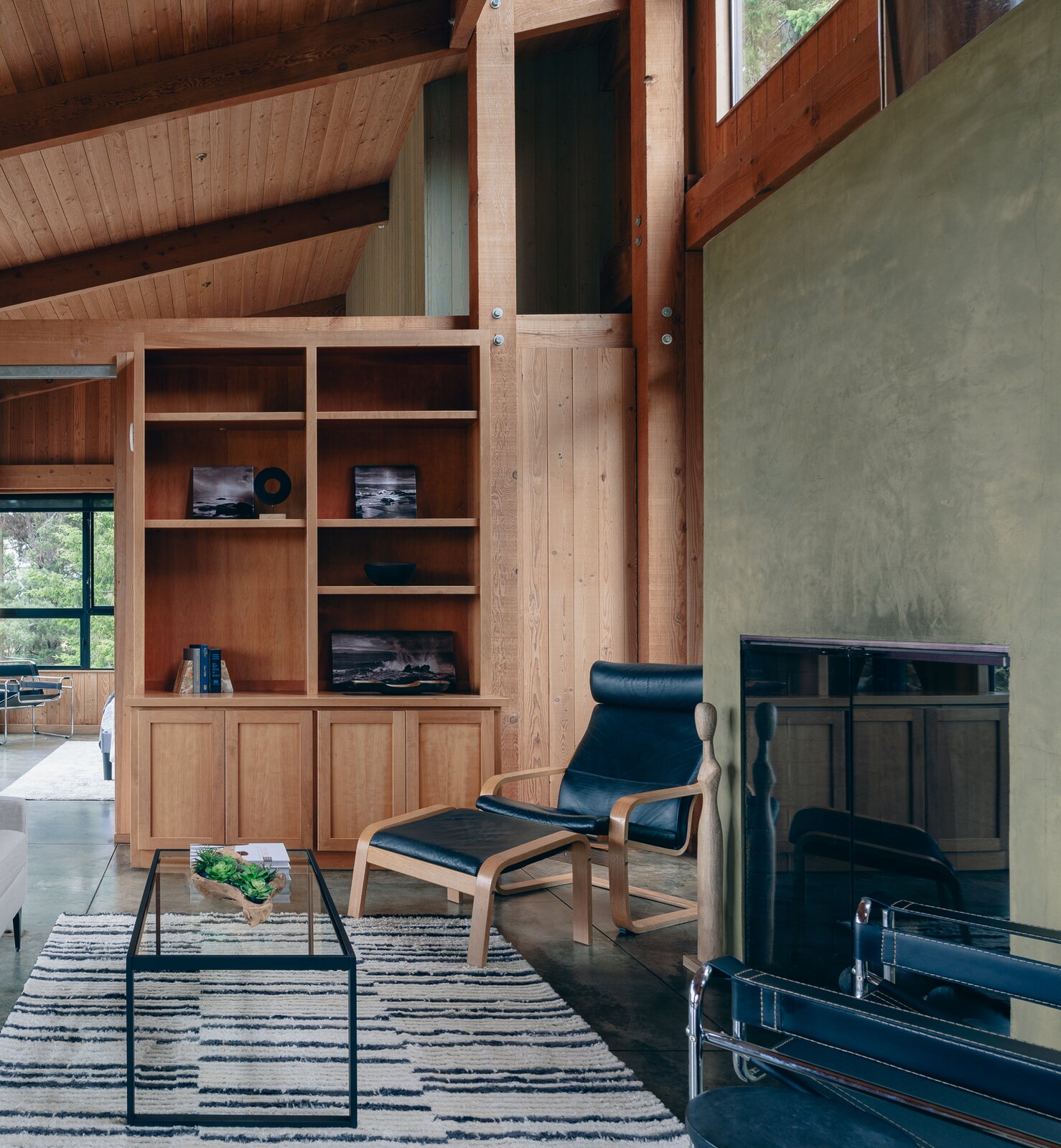 Photo 4 of 10 in The Sea Ranch House at the Airfield by Bill Oxford - Dwell