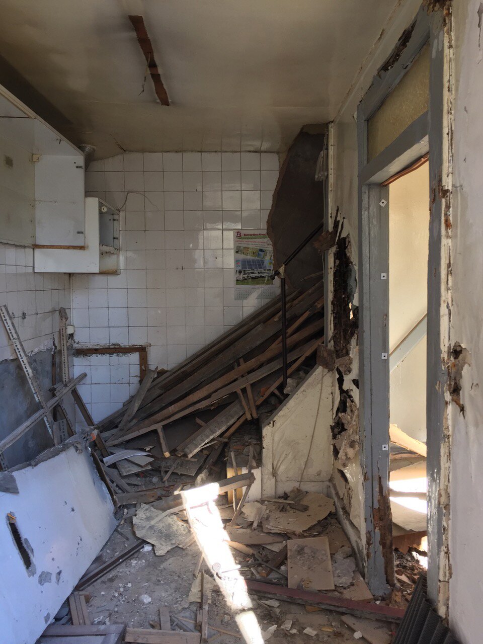 Photo 2 of 14 in Before & After: In Porto, a Tiny Home Emerges From ...