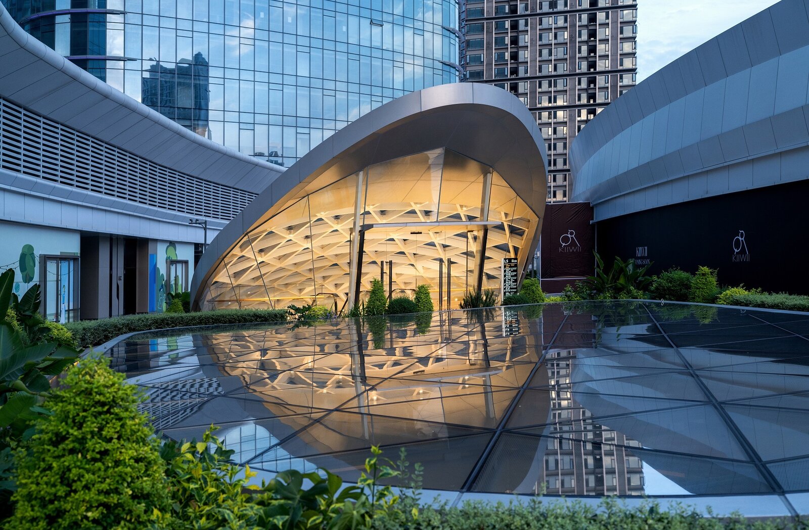 Photo 16 of 21 in The Aedas-designed Retail Destination Interwoven with ...