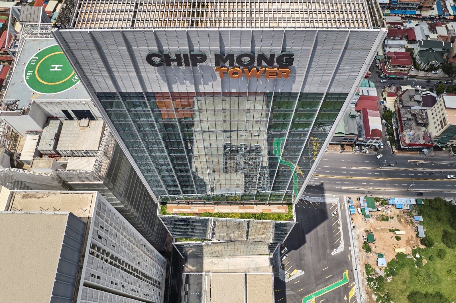 Photo 13 of 13 in Chip Mong Tower: A Stacked Silhouette Redefining ...