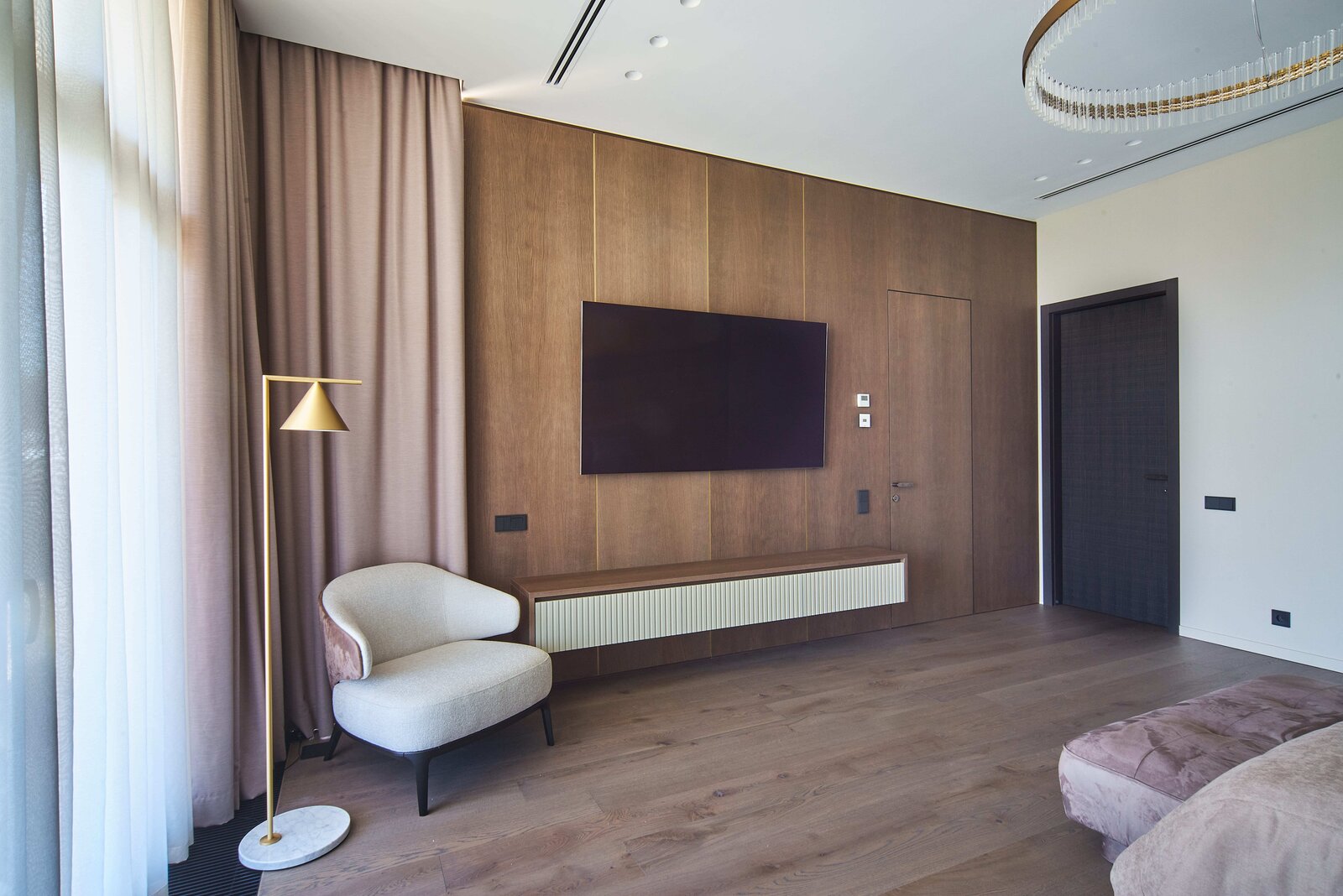 Photo 11 of 22 in The Renaissance country House by Anton Kononenko - Dwell