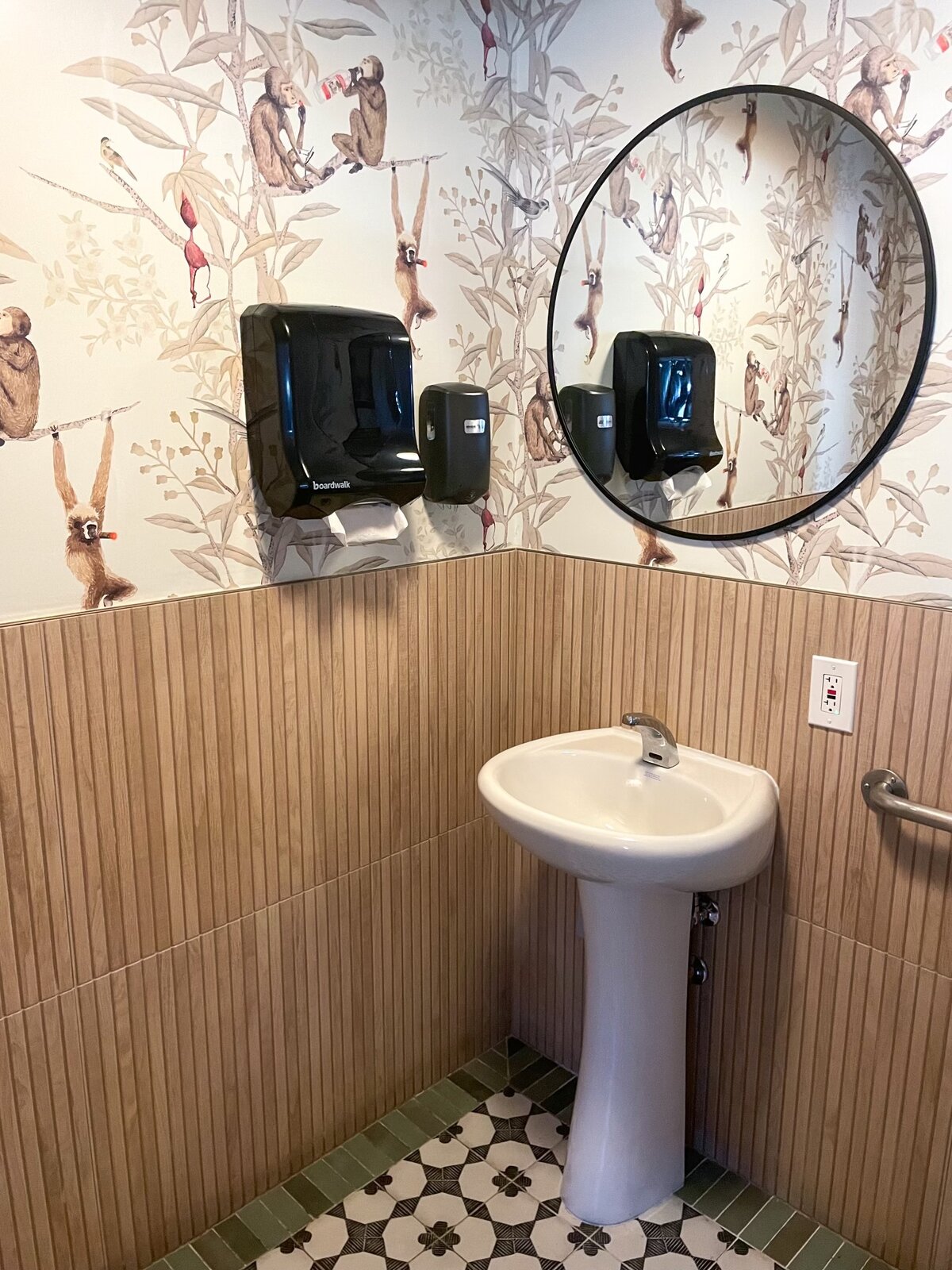 Photo 3 of 4 in The Perish Public House by Atlas Design Studio - Dwell