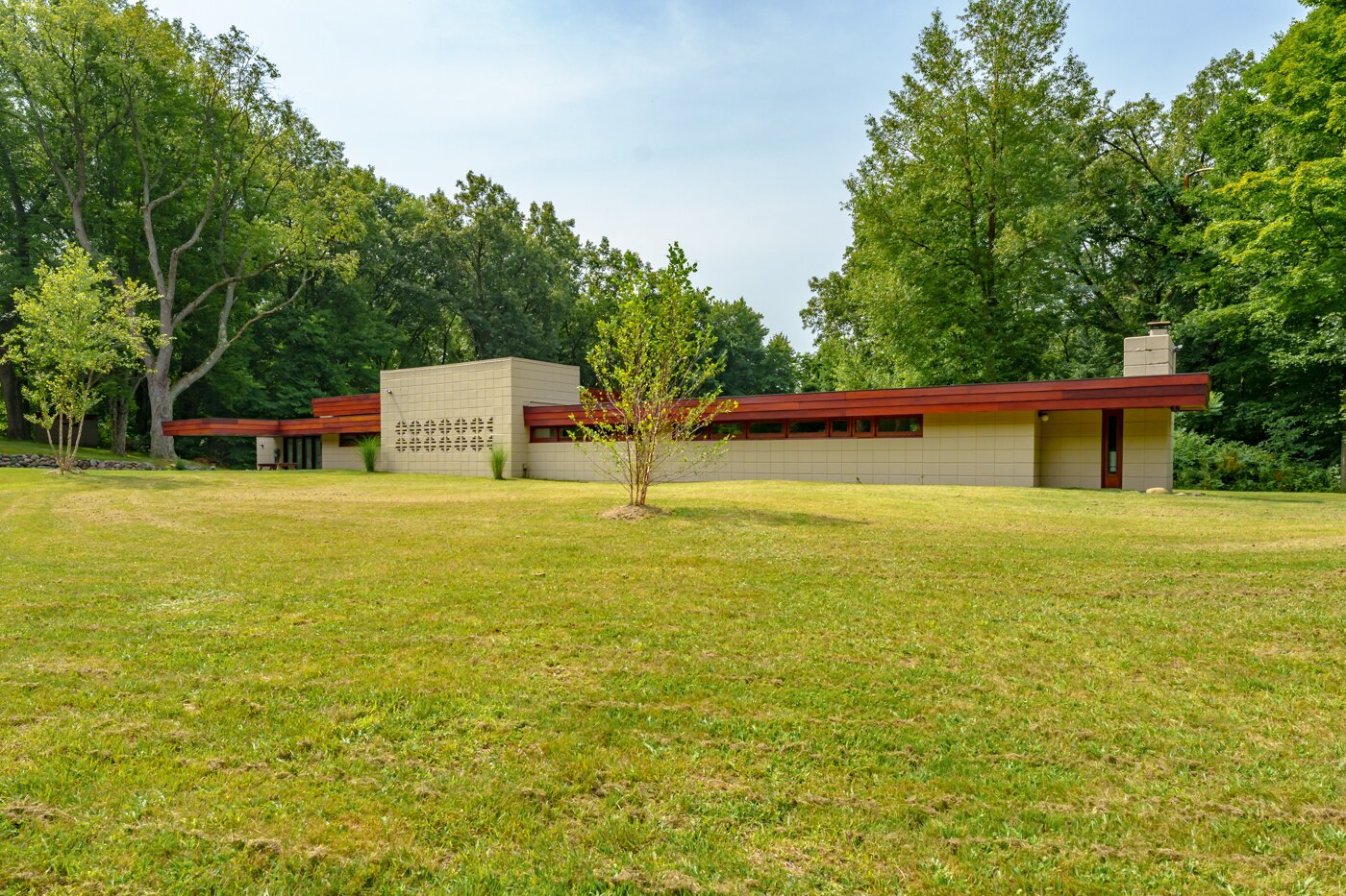 Photo 2 of 7 in Two Frank Lloyd Wright houses for sale together in ...