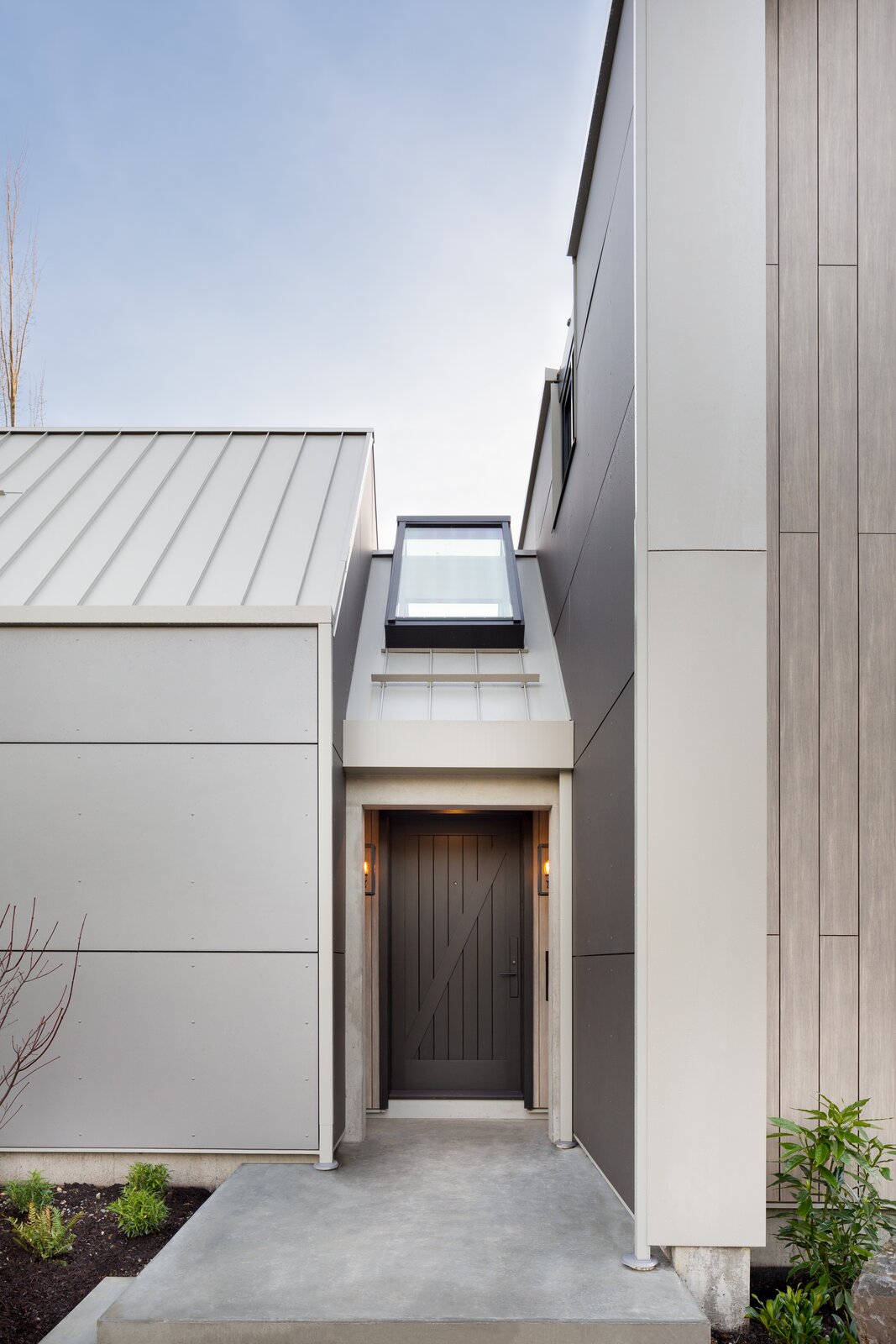 Photo 2 of 10 in Kings Residence by Synthesis Design - Dwell