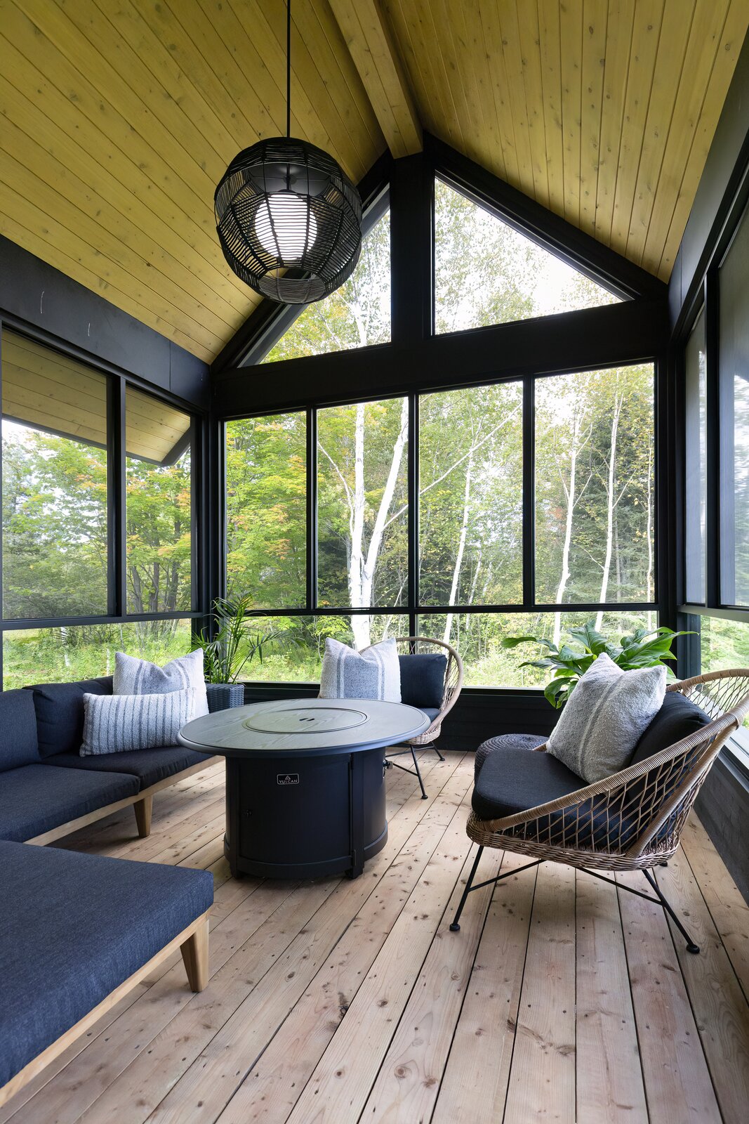 Photo 6 of 14 in The Piché House by Paola Vega - Dwell