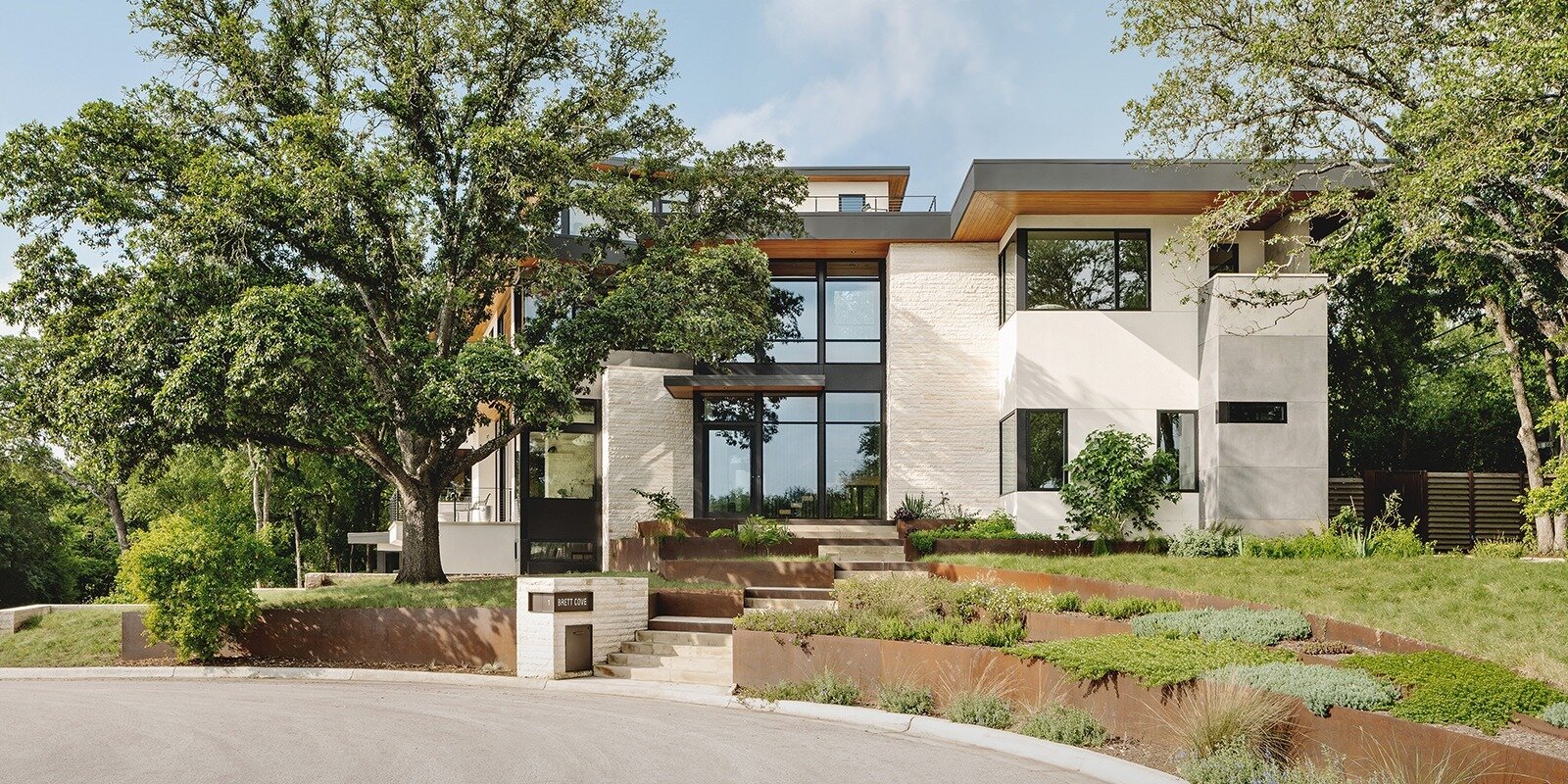 Photo 1 of 16 in The Cove House by J Christopher Architecture - Dwell
