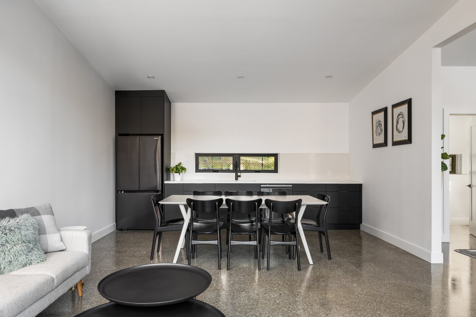 Photo 4 of 11 in Rooke Pool House by Eric Rodrigues - Dwell