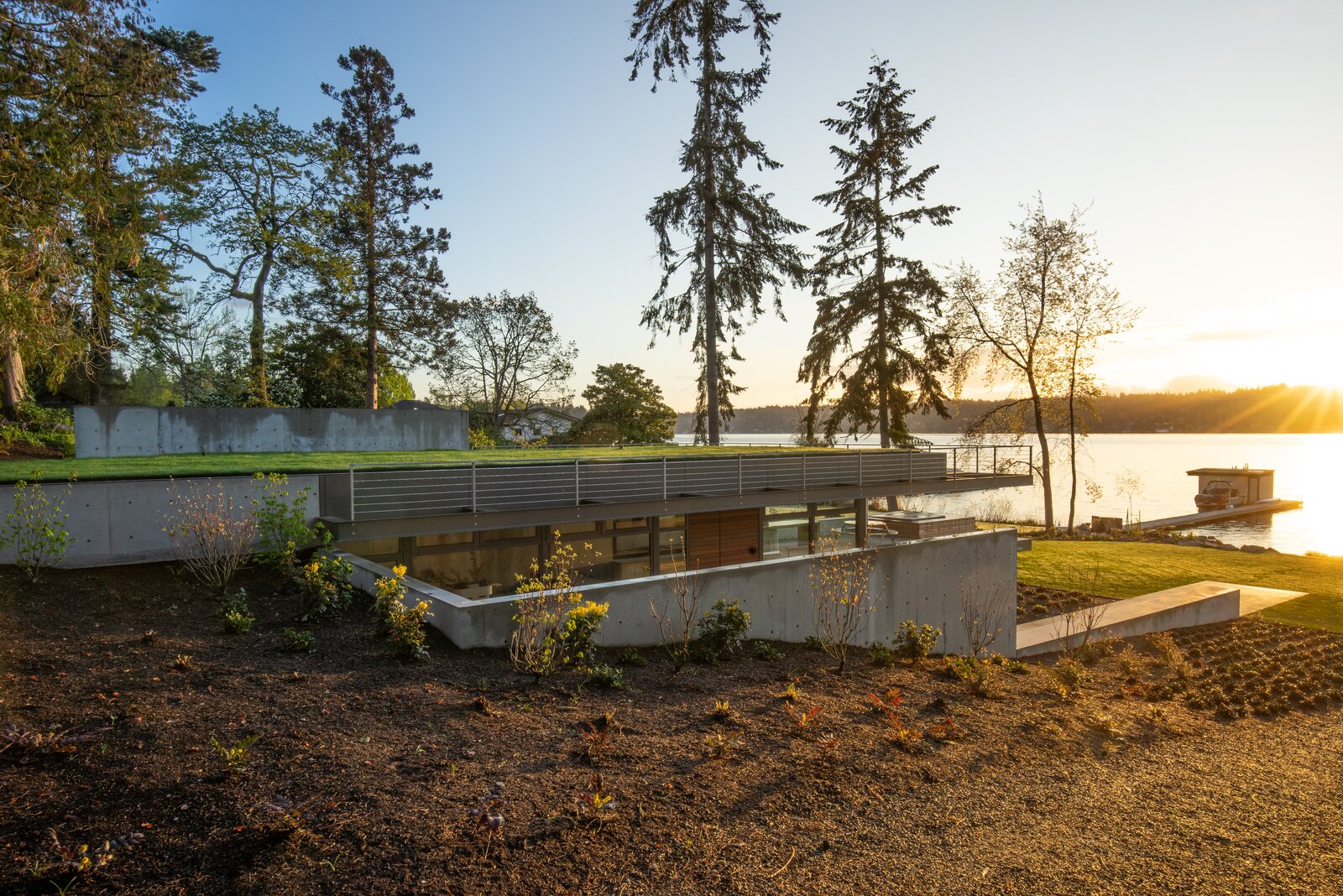 Photo 5 of 8 in Seward Park Lake House by E. Cobb Architects - Dwell
