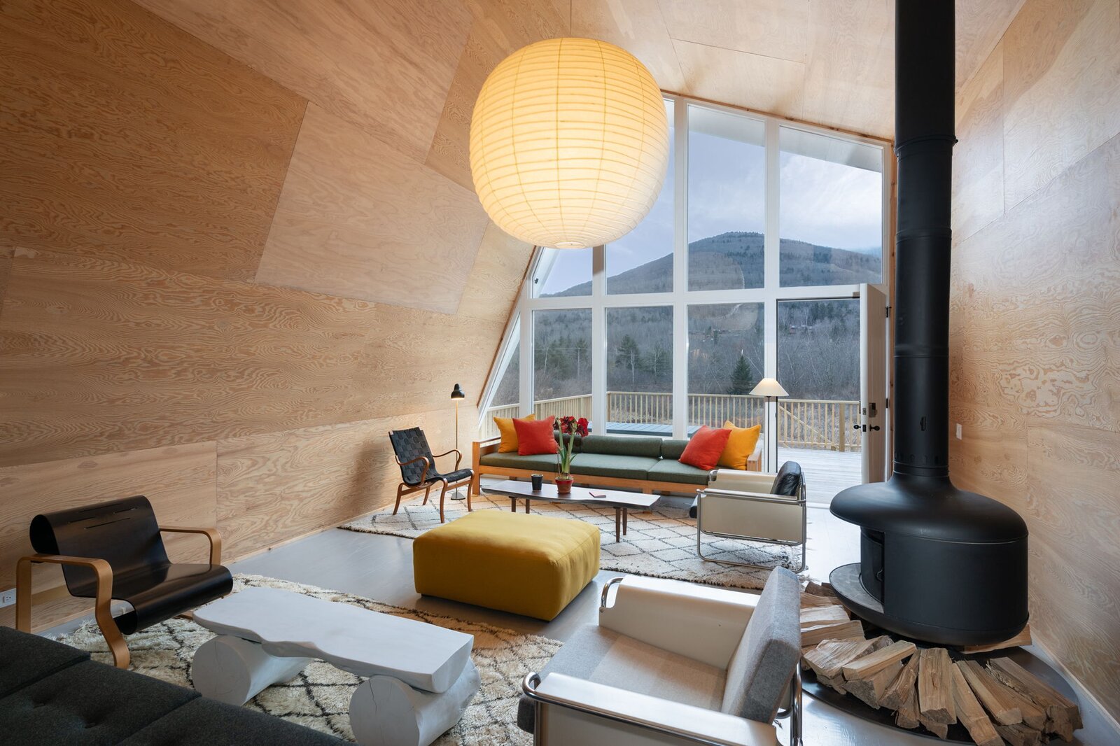 Photo 4 of 17 in Après-ski Chalet at Hunter Mountain by Leslie Foti ...