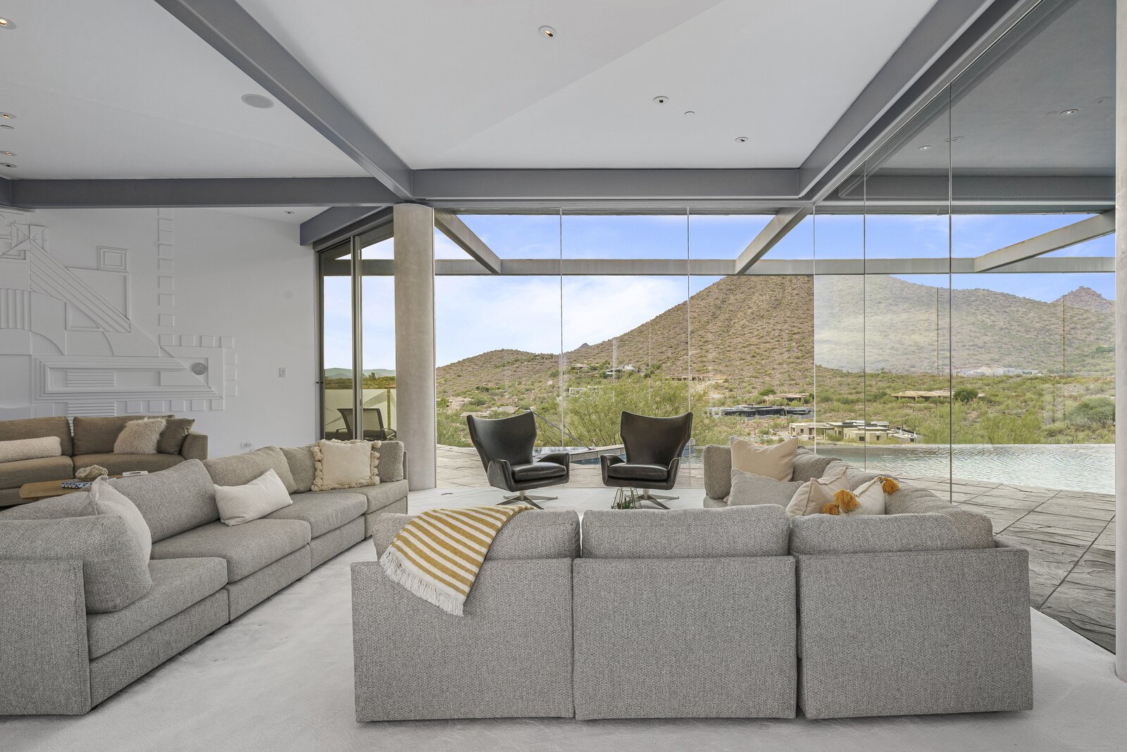 Photo 4 of 12 in Scottsdale Green Certified Luxury home with 540 Degree ...