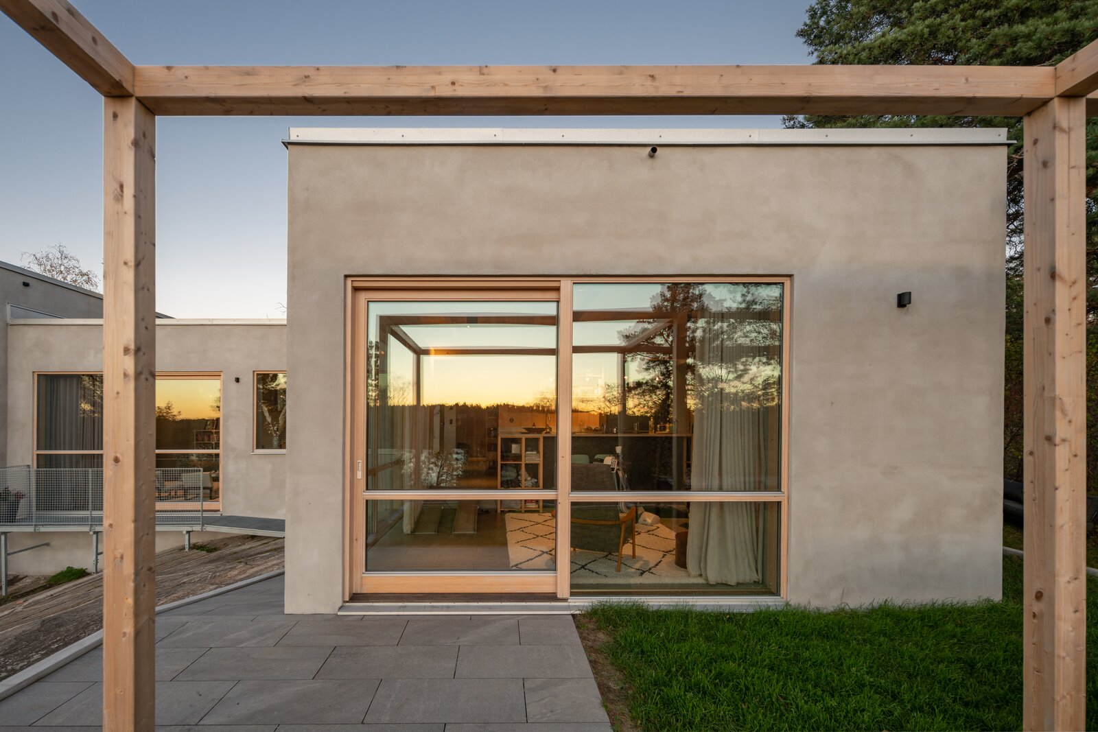 Photo 7 of 12 in Villa Kummelnäs by Sigrid Svensson - Dwell