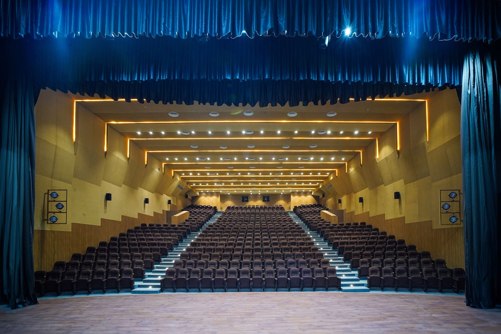 Photo 14 of 15 in Dahegam Town Hall (Auditorium) by INI Design Studio ...