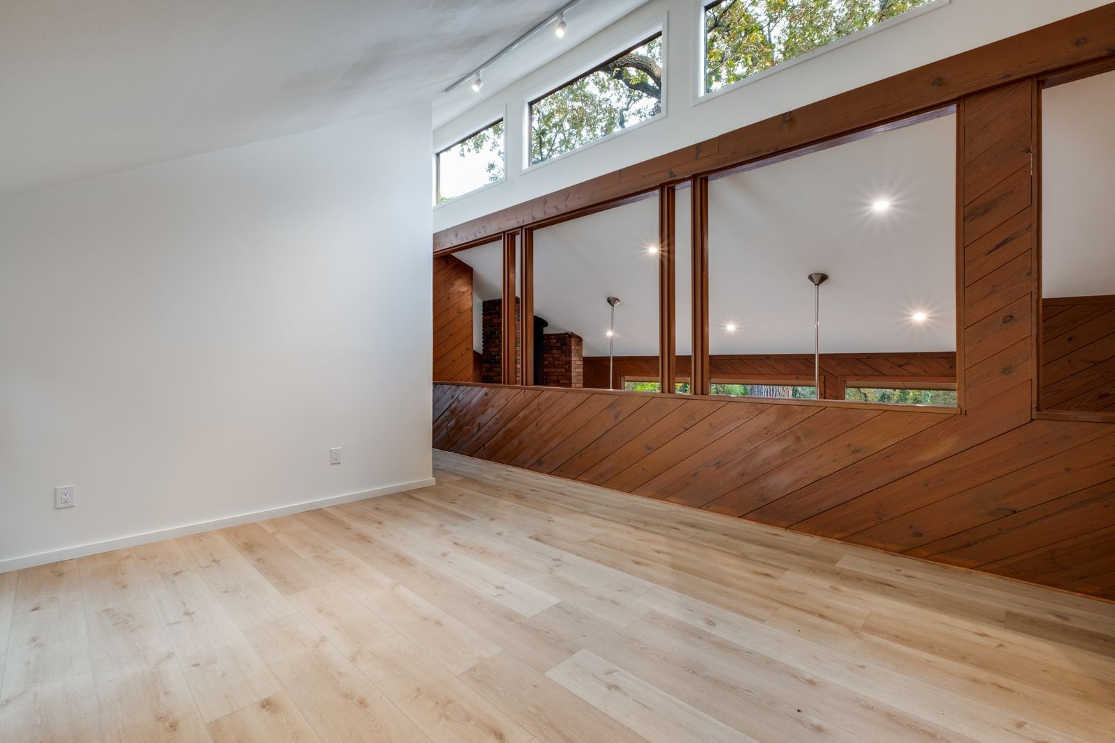 Photo 8 of 15 in Brick Meets Ponderosa Pine at an Architect’s $850K ...