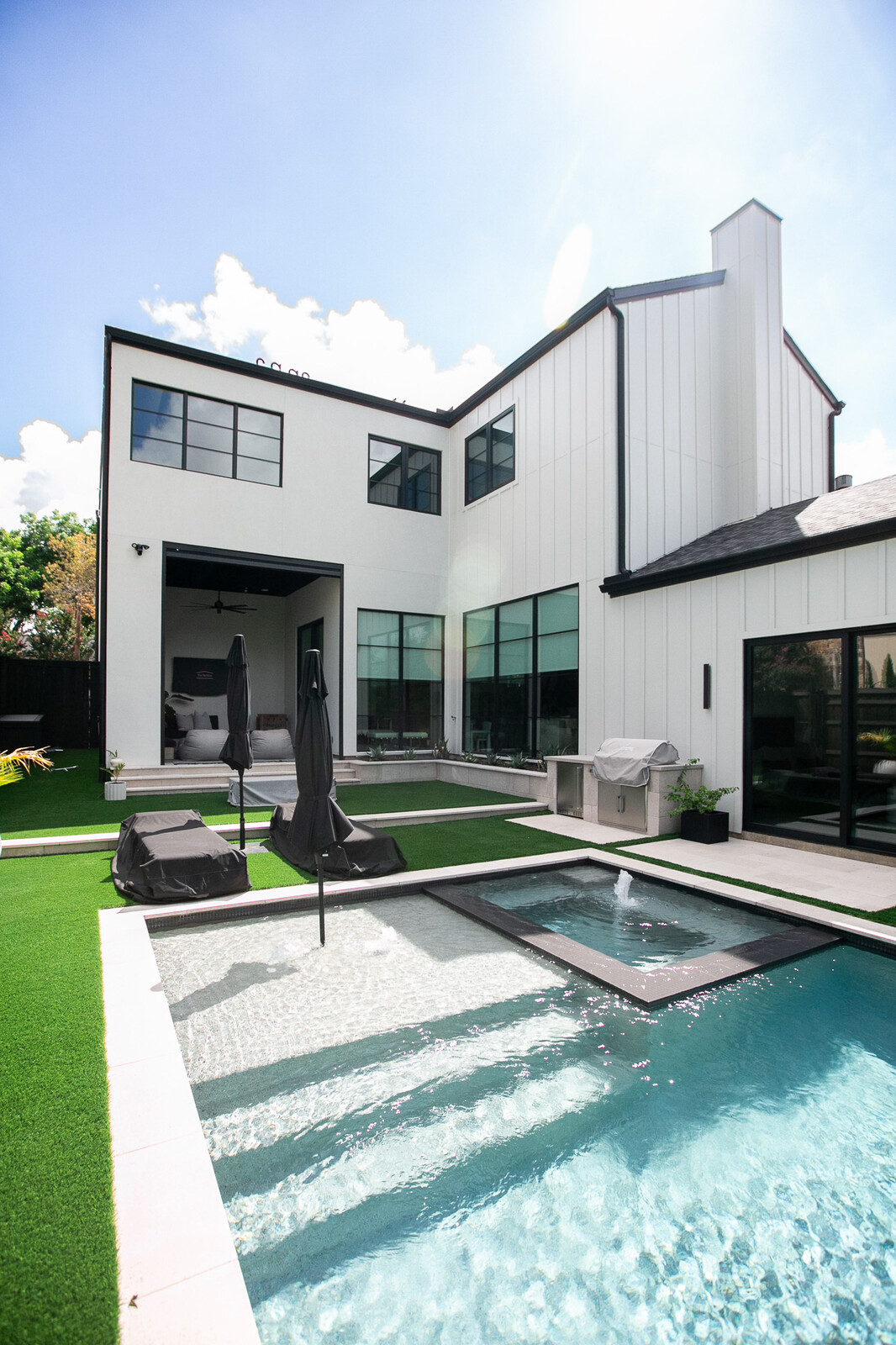 Photo 12 of 13 in Modern Monochrome in Lakewood Hills by RAM Windows ...