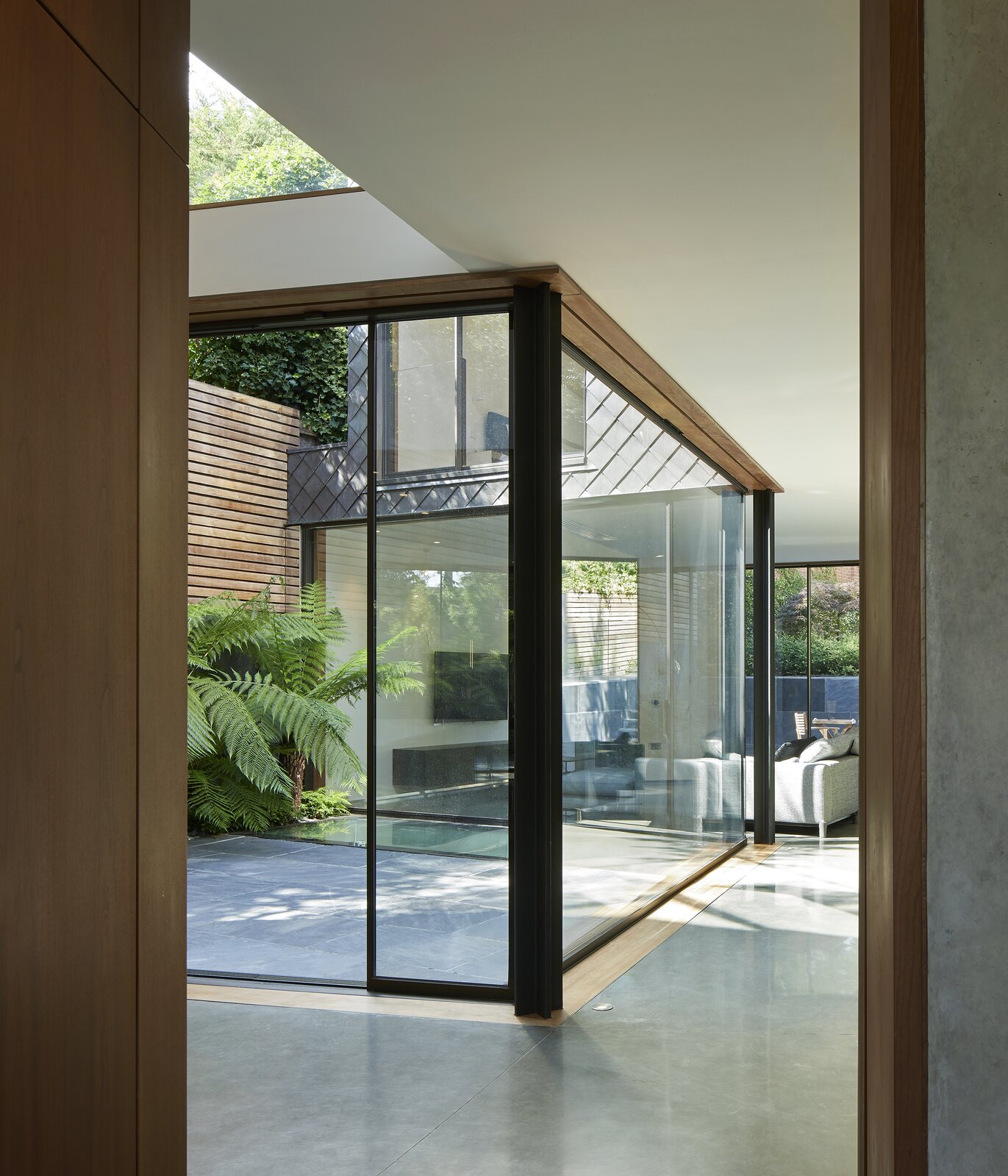 Photo 6 of 44 in Mesh House by Karl Mok - Dwell