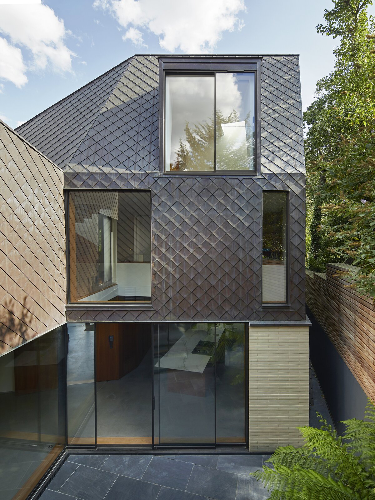 Photo 19 of 44 in Mesh House by Karl Mok - Dwell