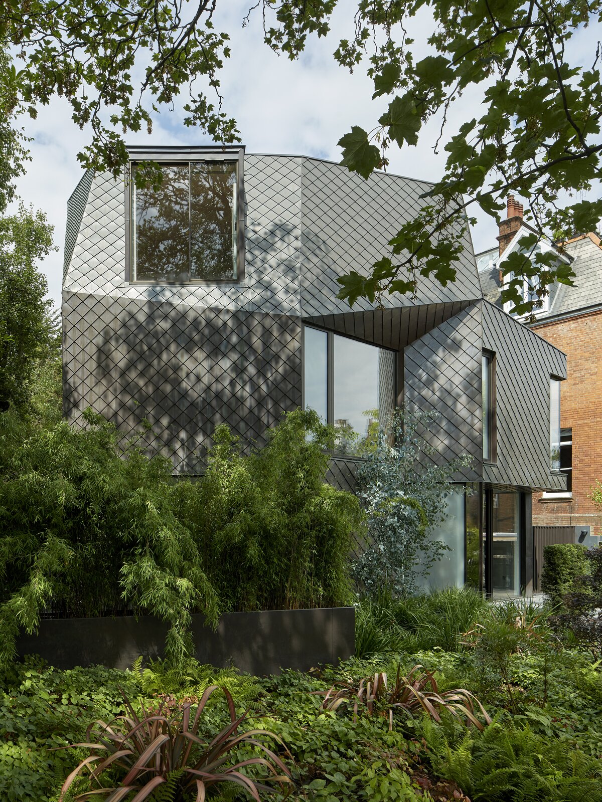 Photo 3 of 44 in Mesh House by Karl Mok - Dwell