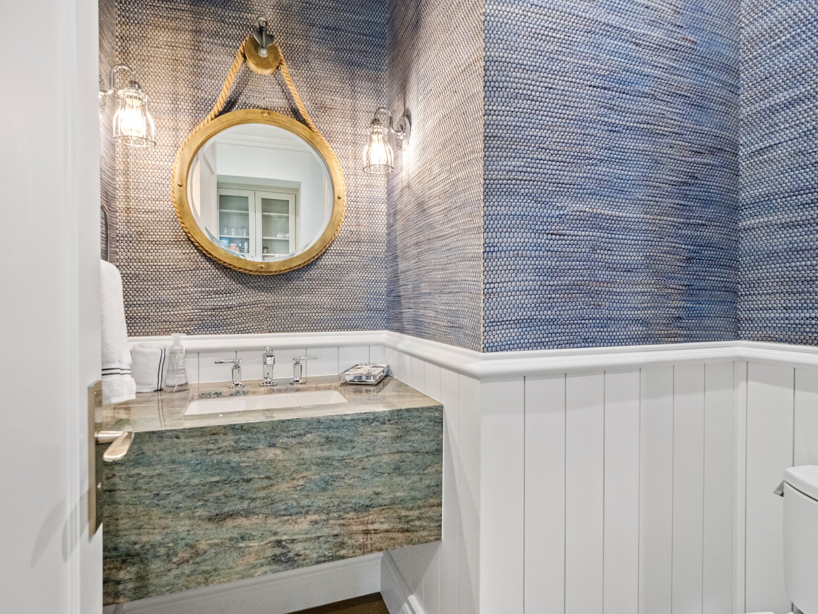 Photo 16 of 42 in Alice's Playground by Janyne Kenworthy - Dwell