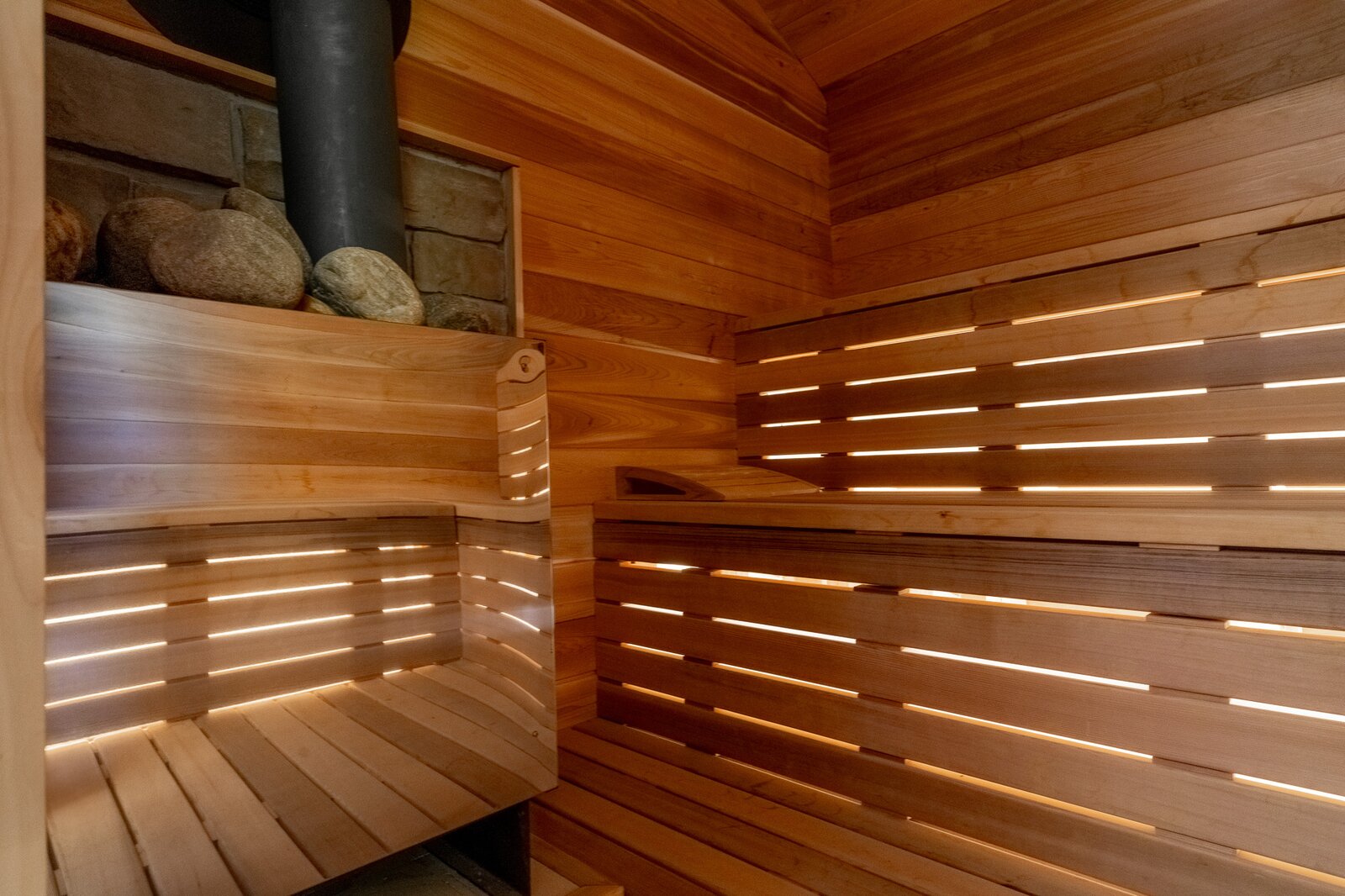 Photo 2 of 10 in Sturgeon Lake Sauna by Joanne Clark - Dwell