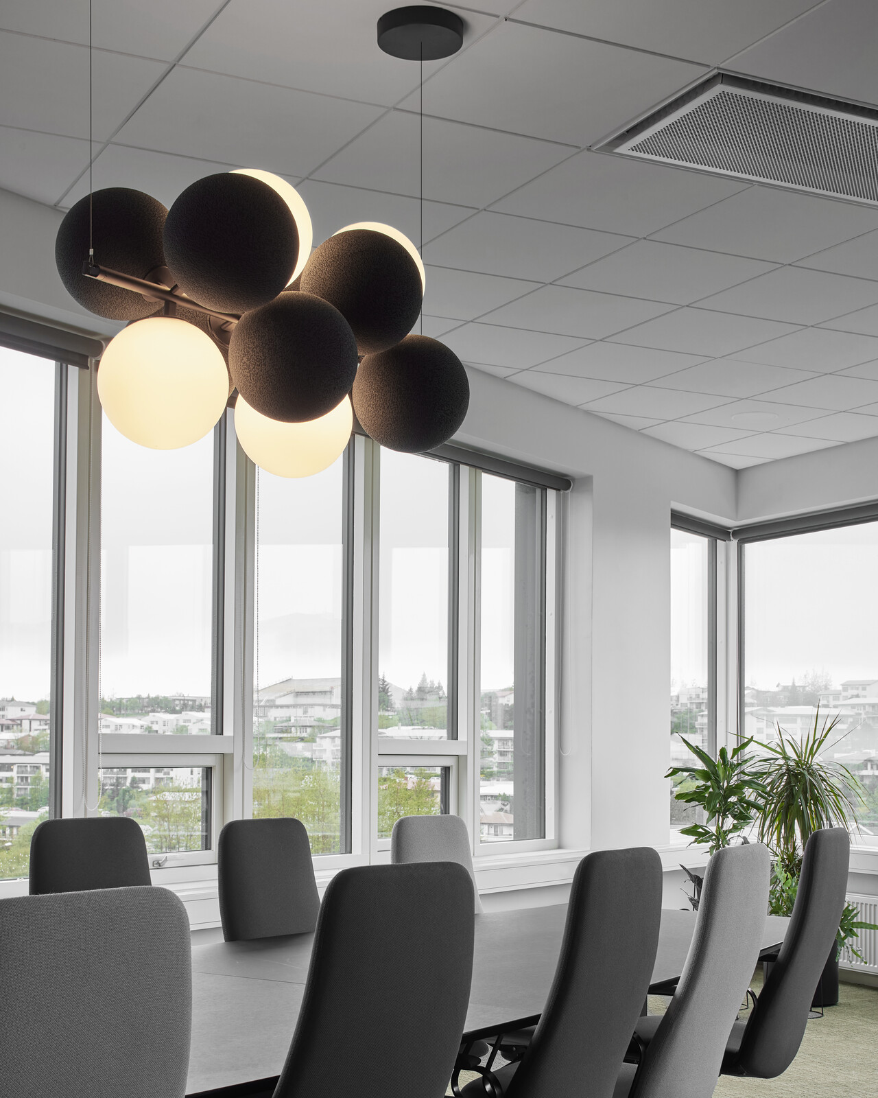 Photo 14 of 20 in Deloitte Iceland Office Interior Design by Yrki ...