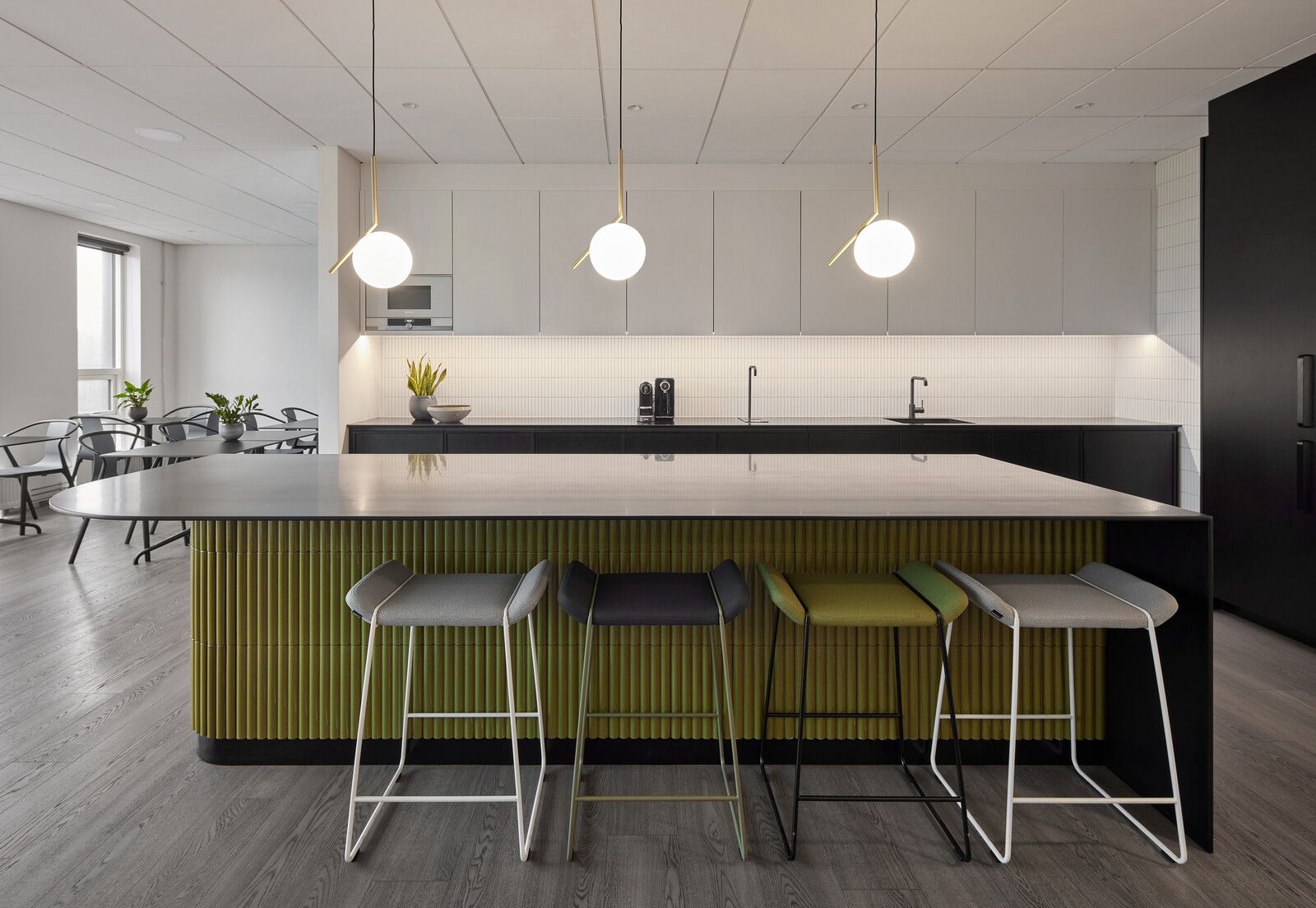 Photo 10 of 20 in Deloitte Iceland Office Interior Design by Yrki ...