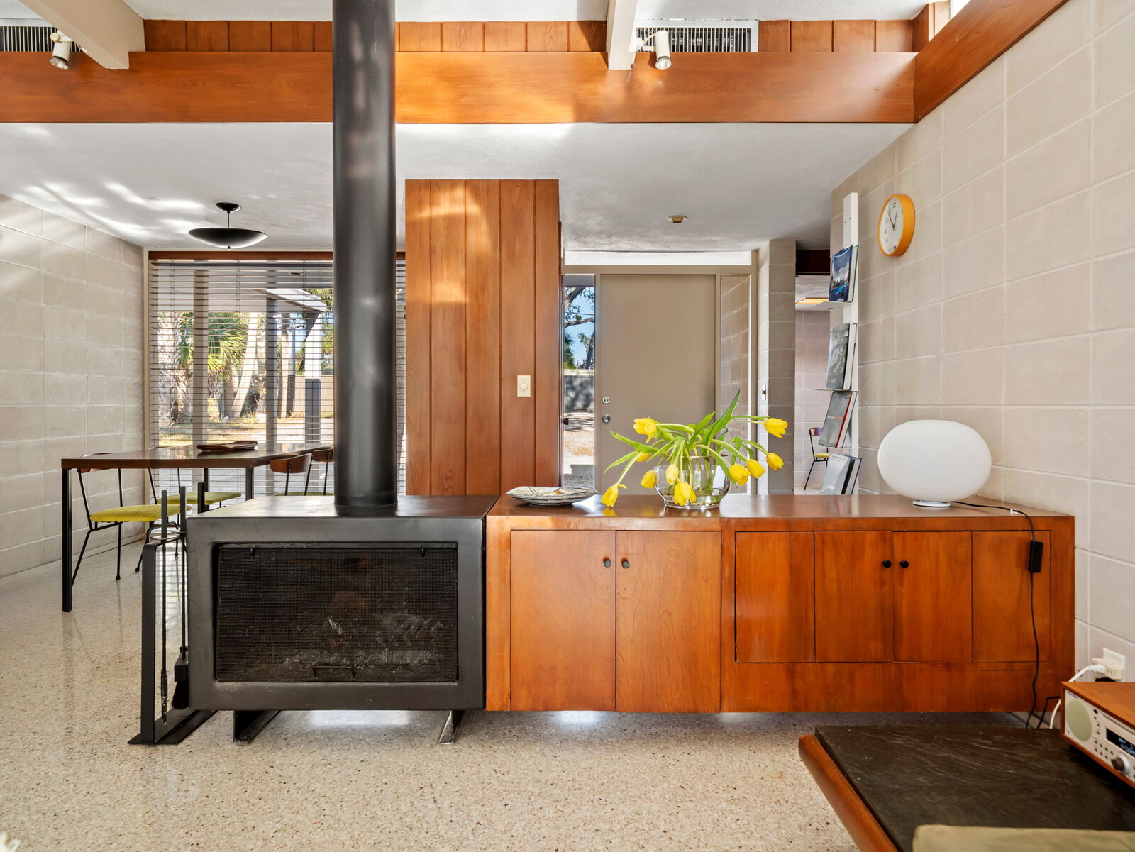 Photo 3 of 8 in The Lu Andrews III Residence by Maria Beck, Broker ...