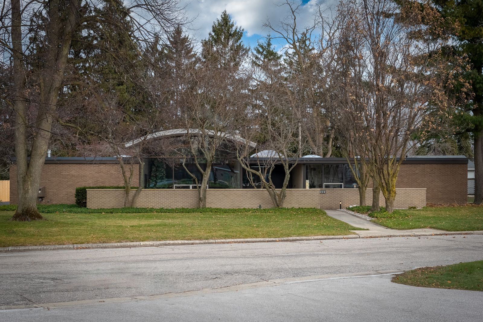 Photo 1 of 96 in The Jaffe Home by Irving Tobocman by Tom Webb - Dwell