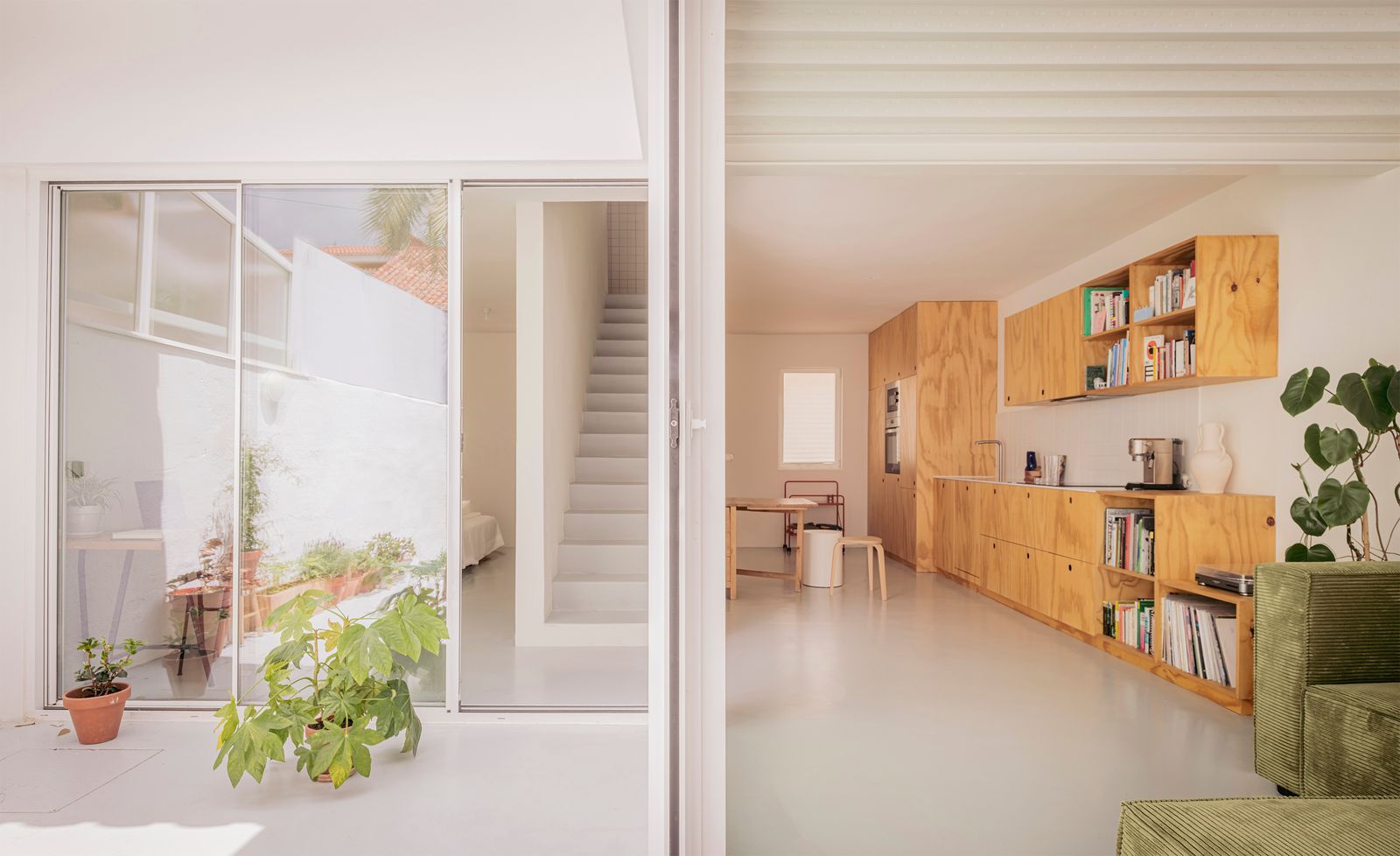 Photo 1 of 13 in C4 HOUSE _ HYPERFLEX by Francisco Pelaez - Dwell