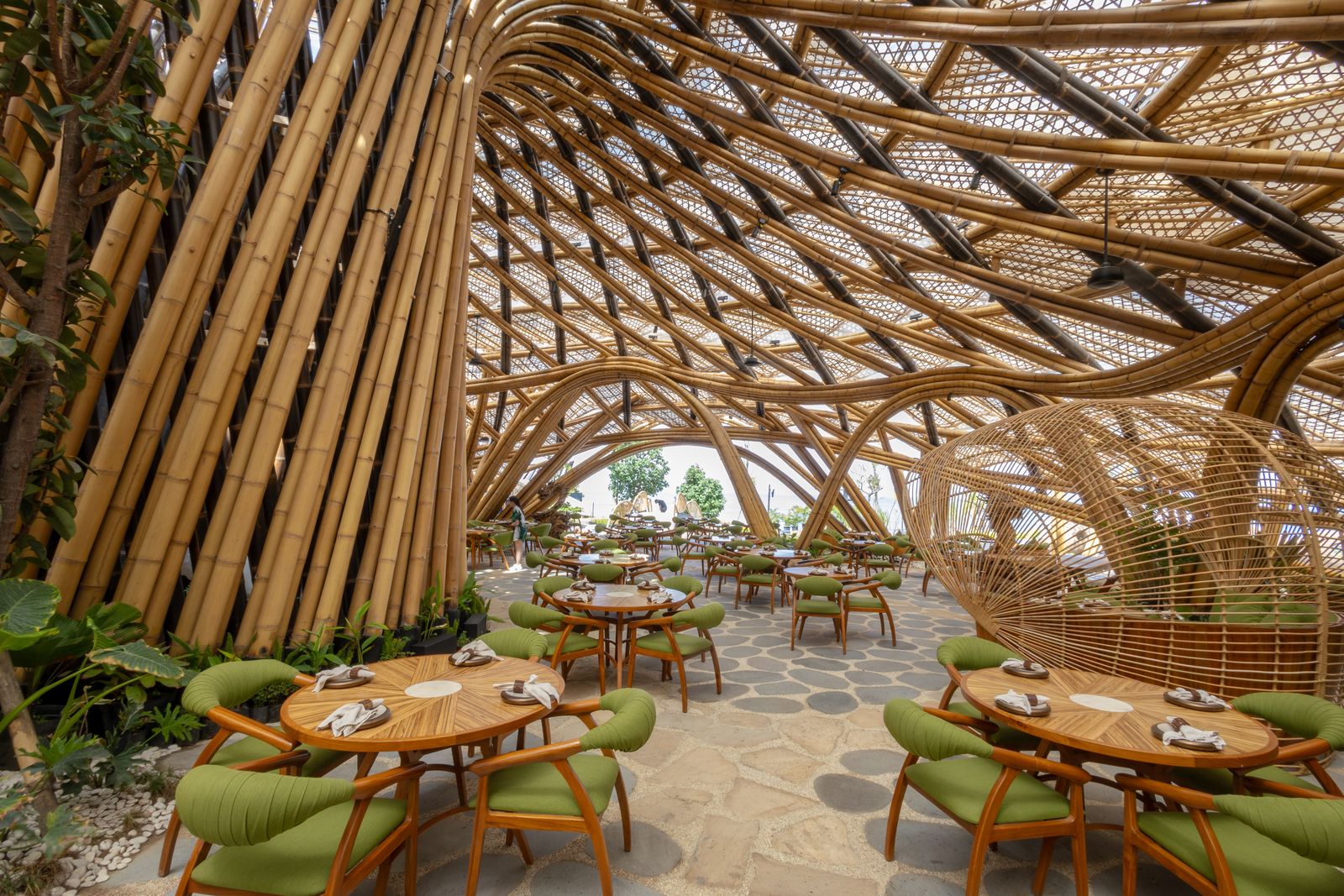 Photo 7 of 11 in Luna Beach Club by inspiralarchitects office - Dwell