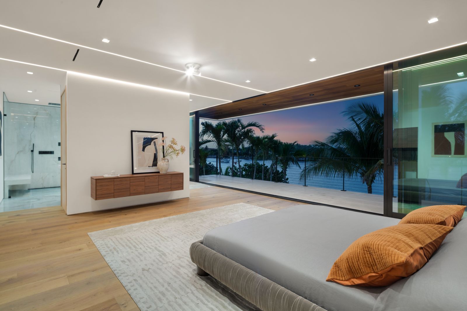 Photo 6 of 40 in Villa Luma - Miami Beach boaters paradise offered at ...