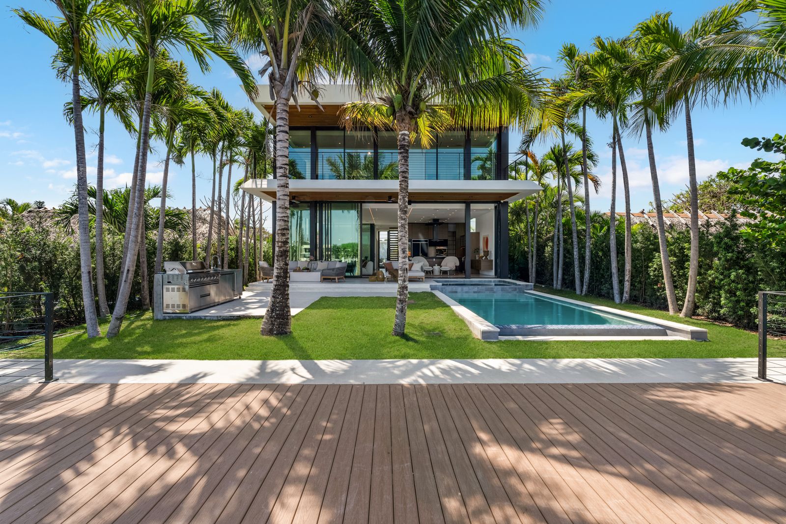 Photo 1 of 40 in Villa Luma - Miami Beach boaters paradise offered at ...