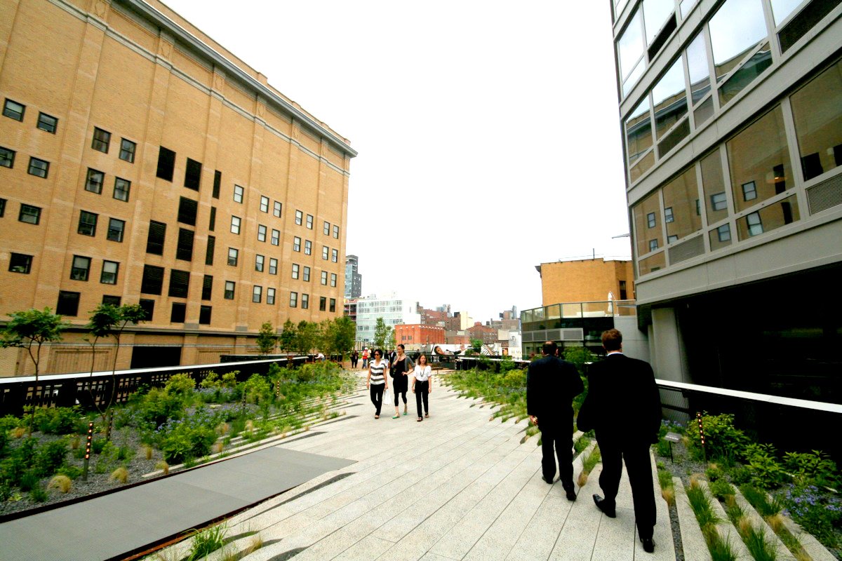 The High Line Opens - Dwell