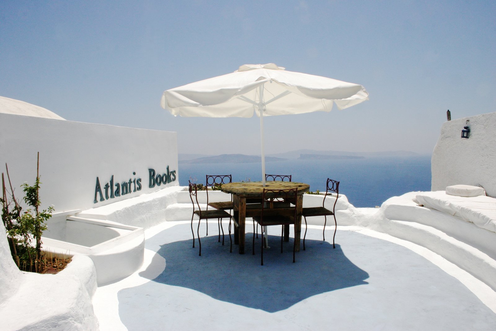 Greece's Atlantis Books (8 Photos) - Dwell