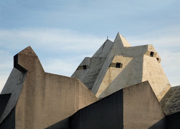 Three Buildings: Andrew Maynard - Dwell