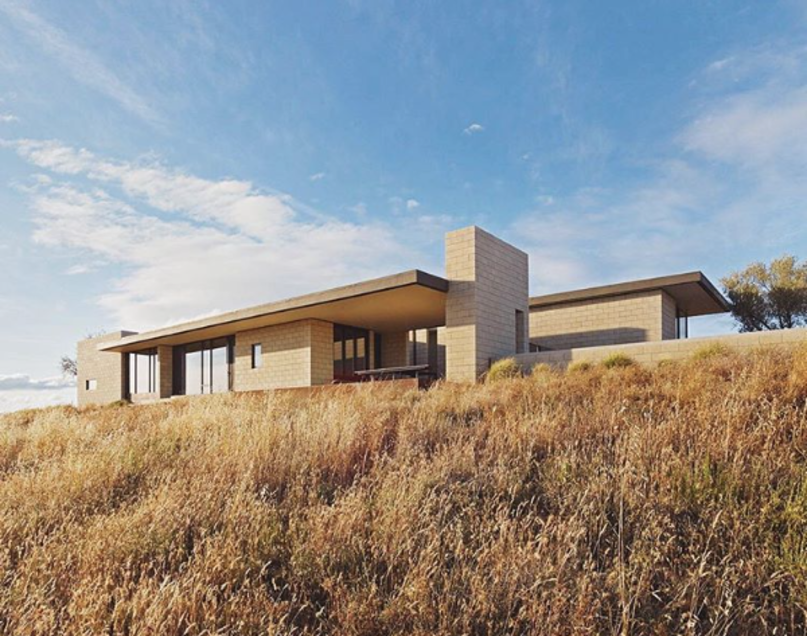 Photo of the Week: California Modern Home on an 80-Acre Farm - Dwell