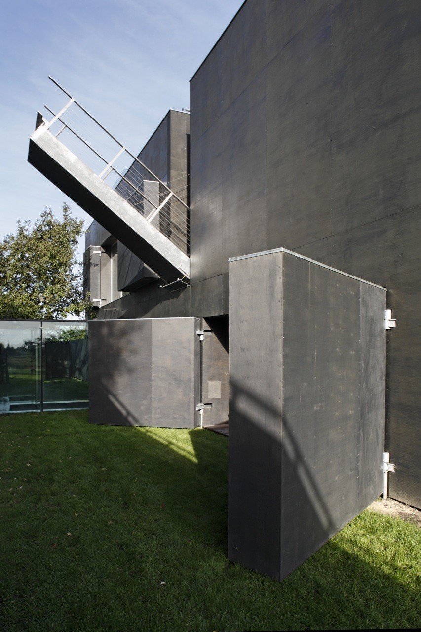 Photo 15 of 24 in Shape-Shifting Architecture: 10 Buildings That Move ...